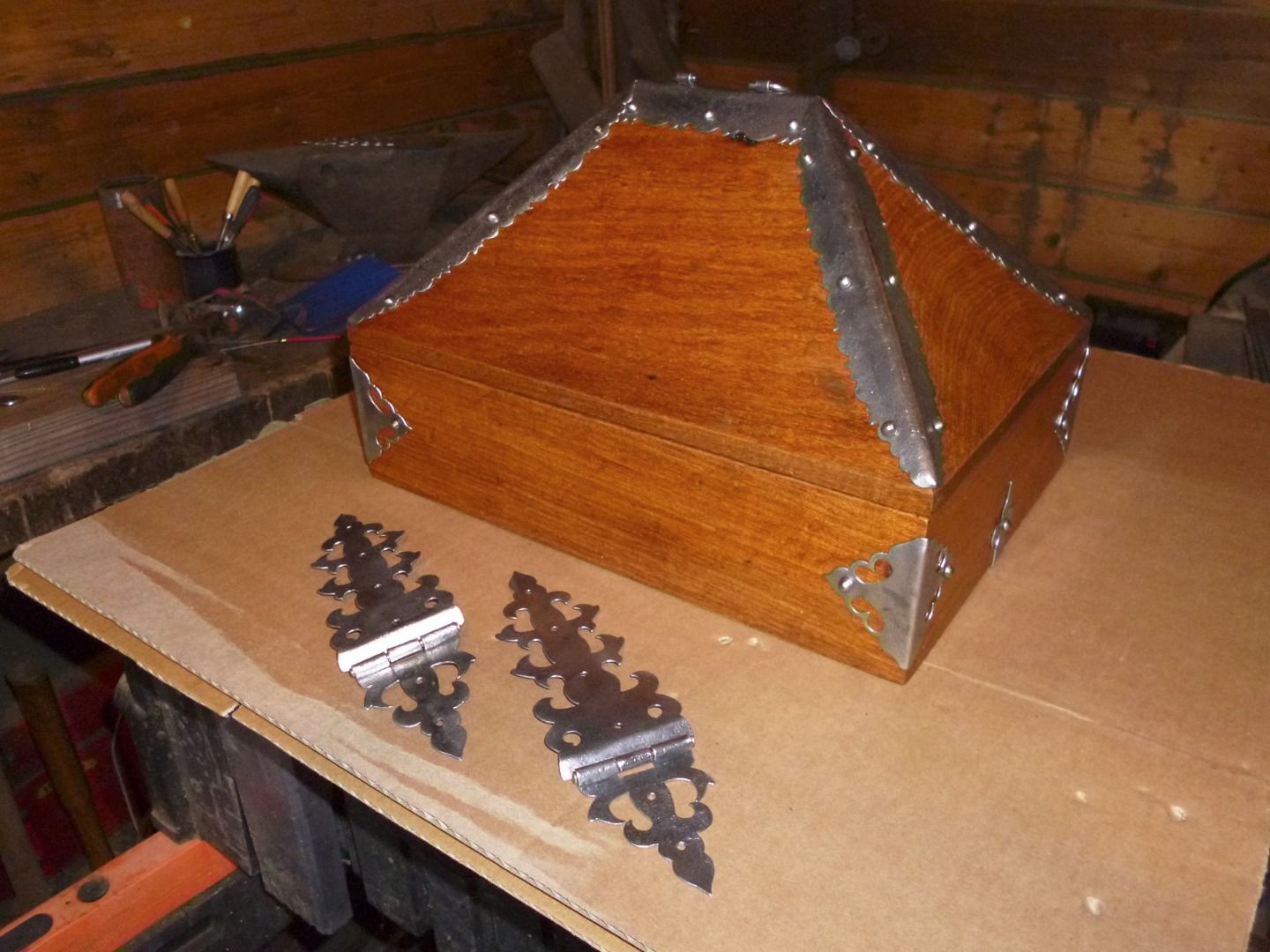 Medieval / Renaissance Box : 10 Steps (with Pictures) - Instructables