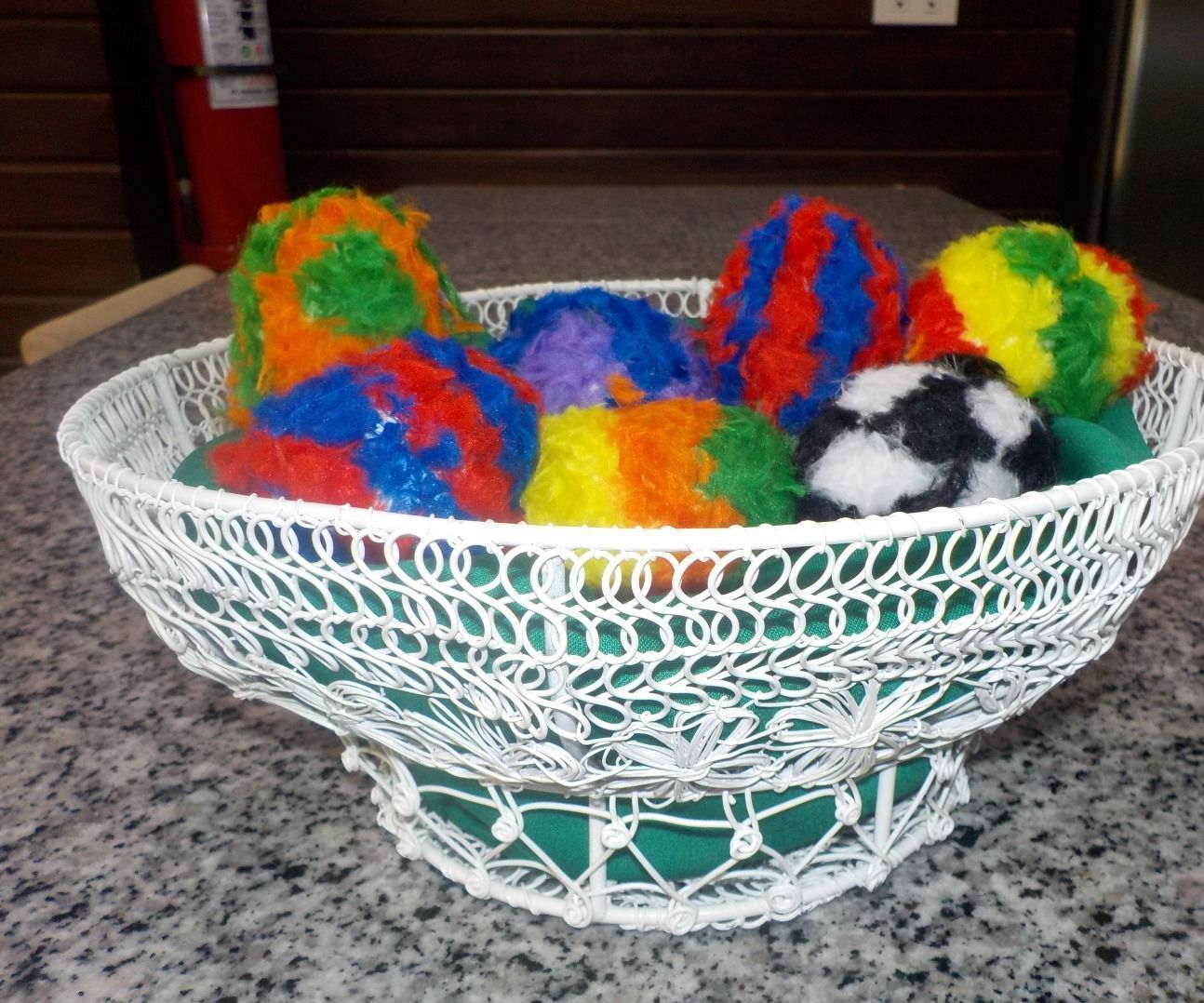 Fuzz-e-Eggs : 4 Steps - Instructables