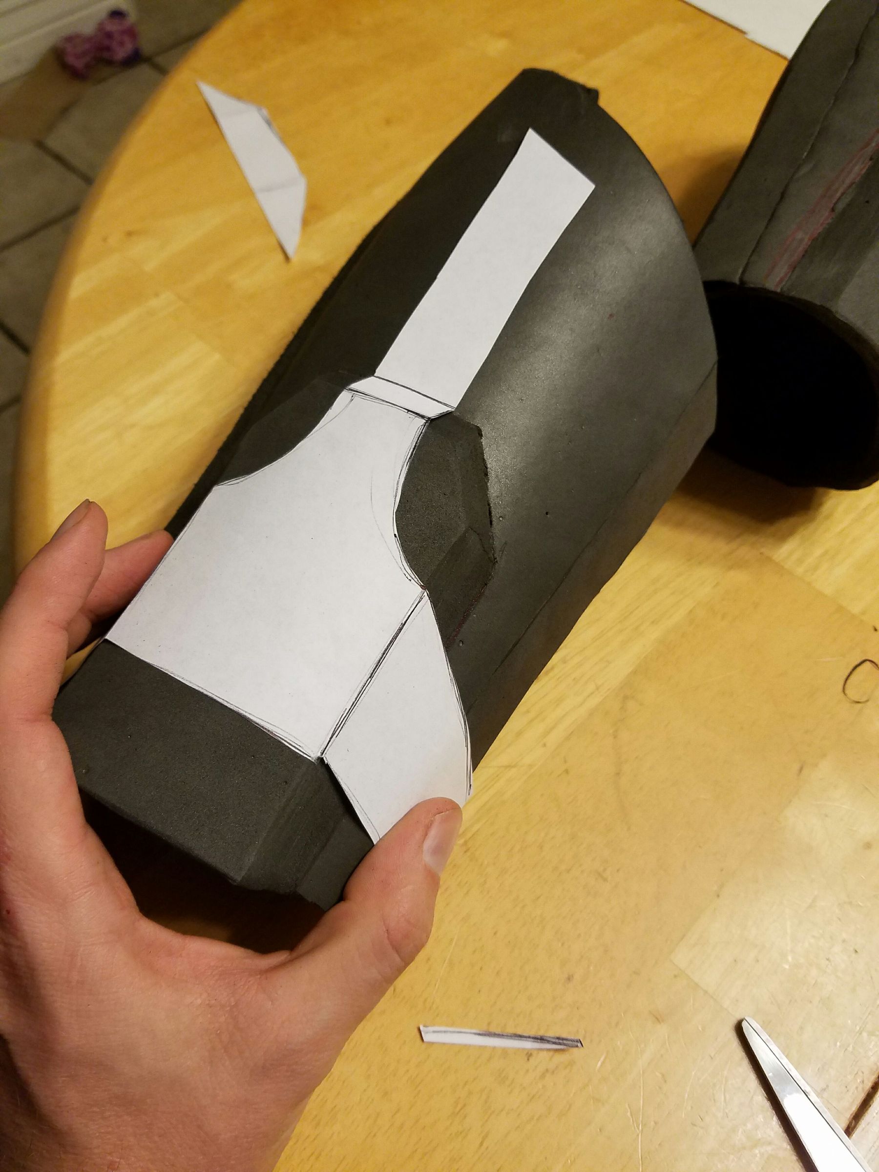 Batman Gauntlets : 7 Steps (with Pictures) - Instructables