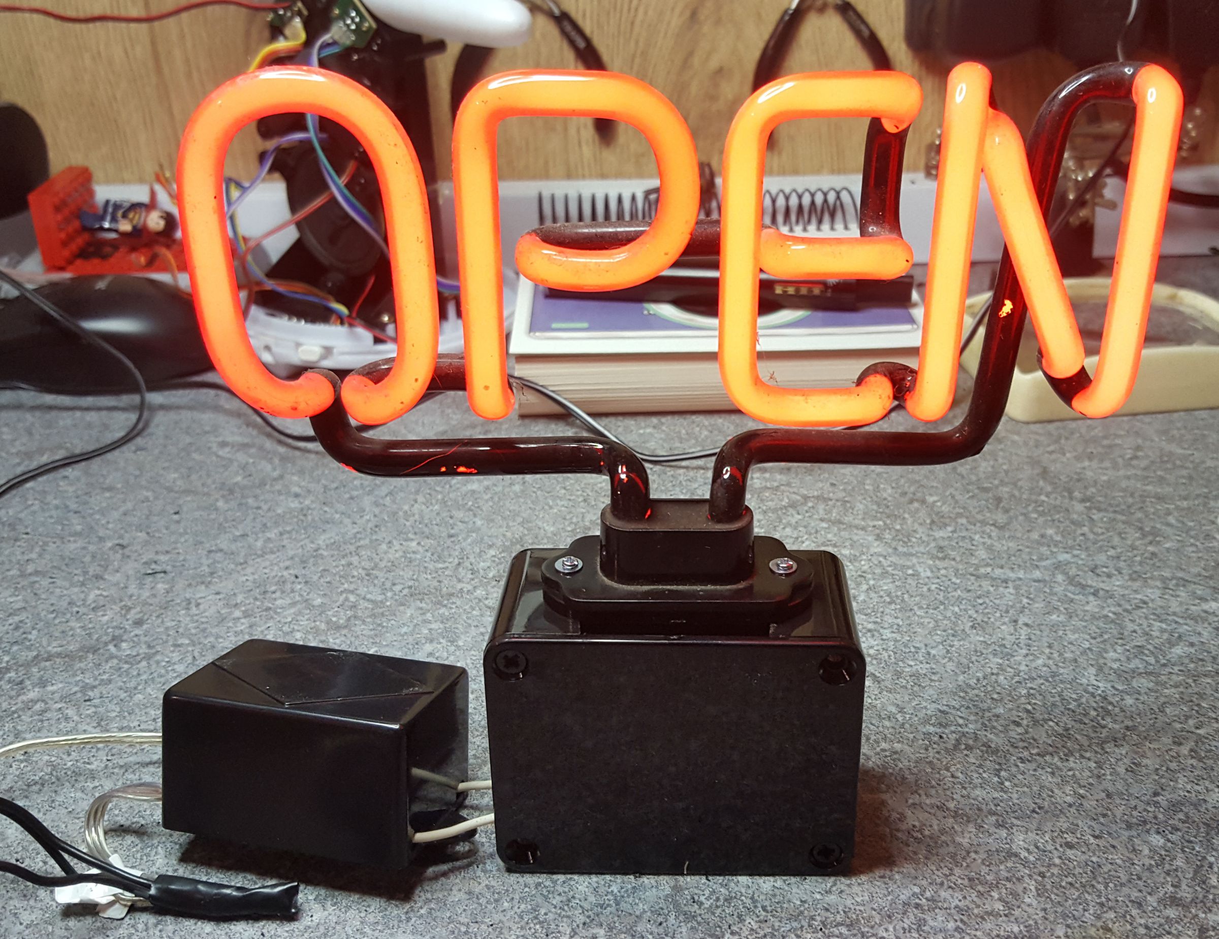 1970s Neon Infinity Television : 7 Steps (with Pictures) - Instructables