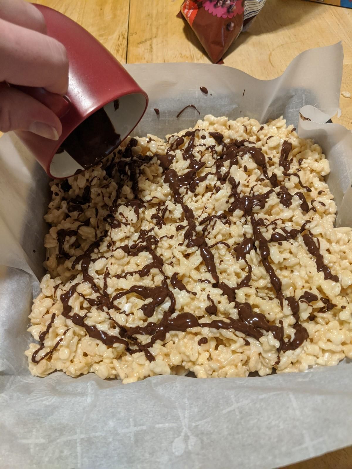 Chocolate Drizzle Krispie Treats : 10 Steps - Instructables