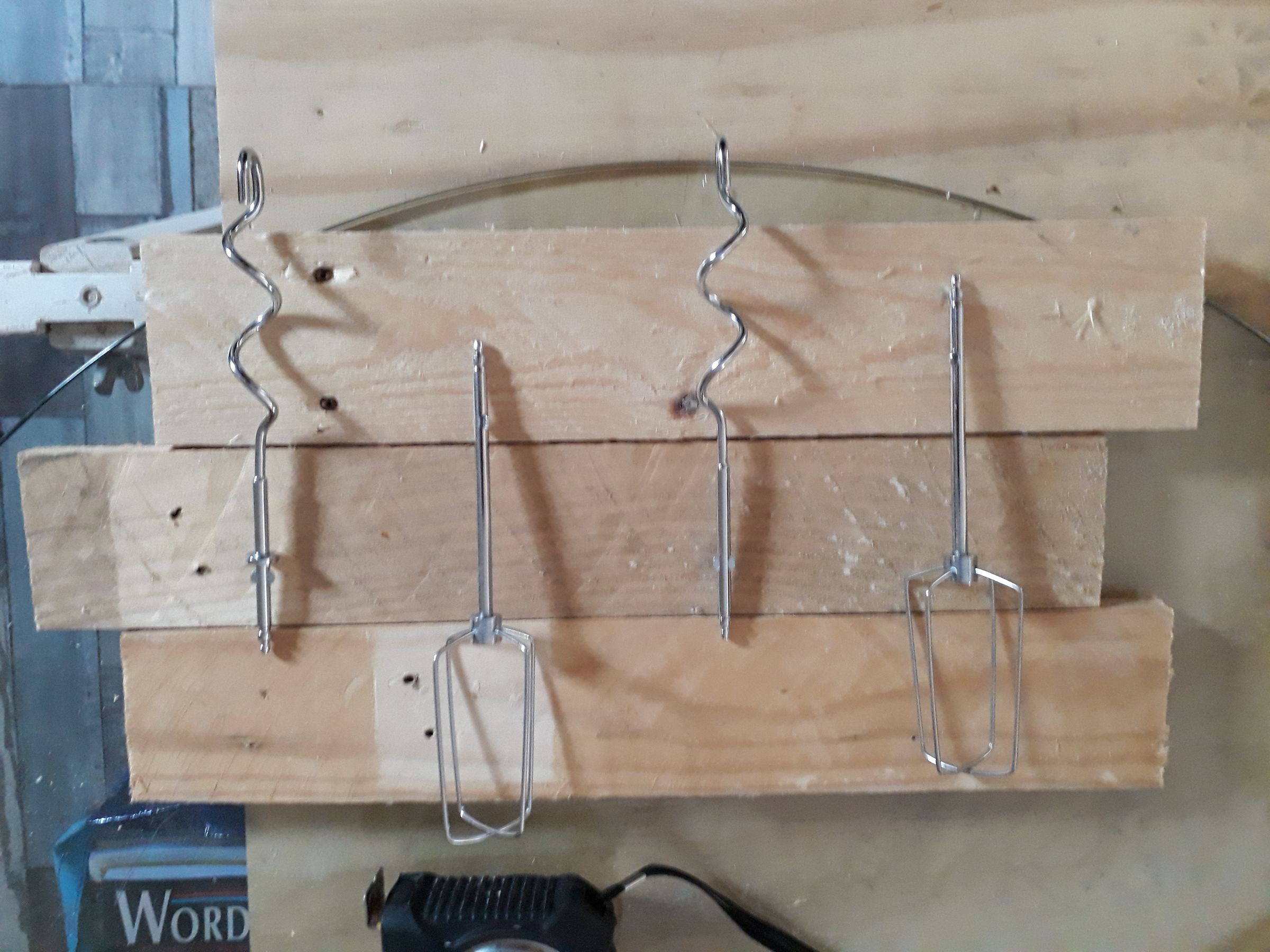 Kitchen Peg With Pallet and Electric Whisk Remains : 4 Steps ...