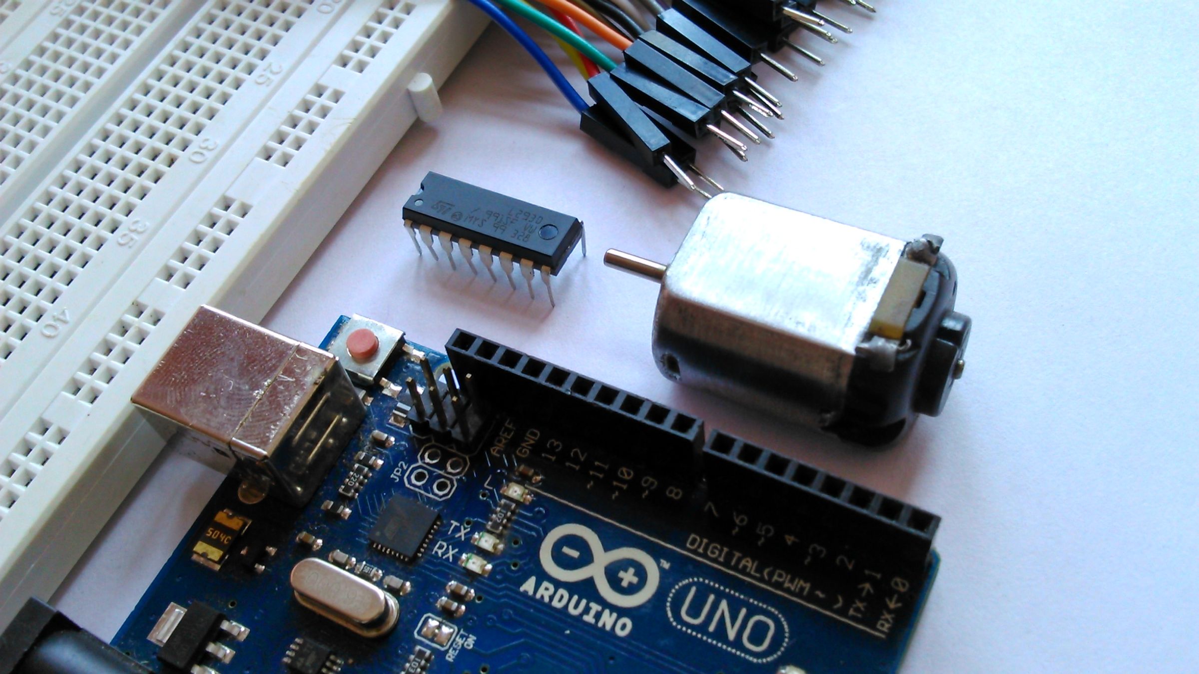 Control DC Motor Using L293D : 4 Steps - Instructables