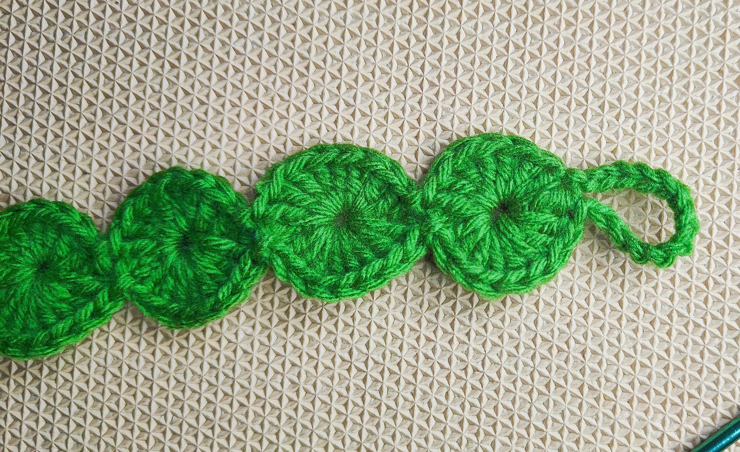 Easy Crochet Bookmark With Cute Circles : 5 Steps (with Pictures ...