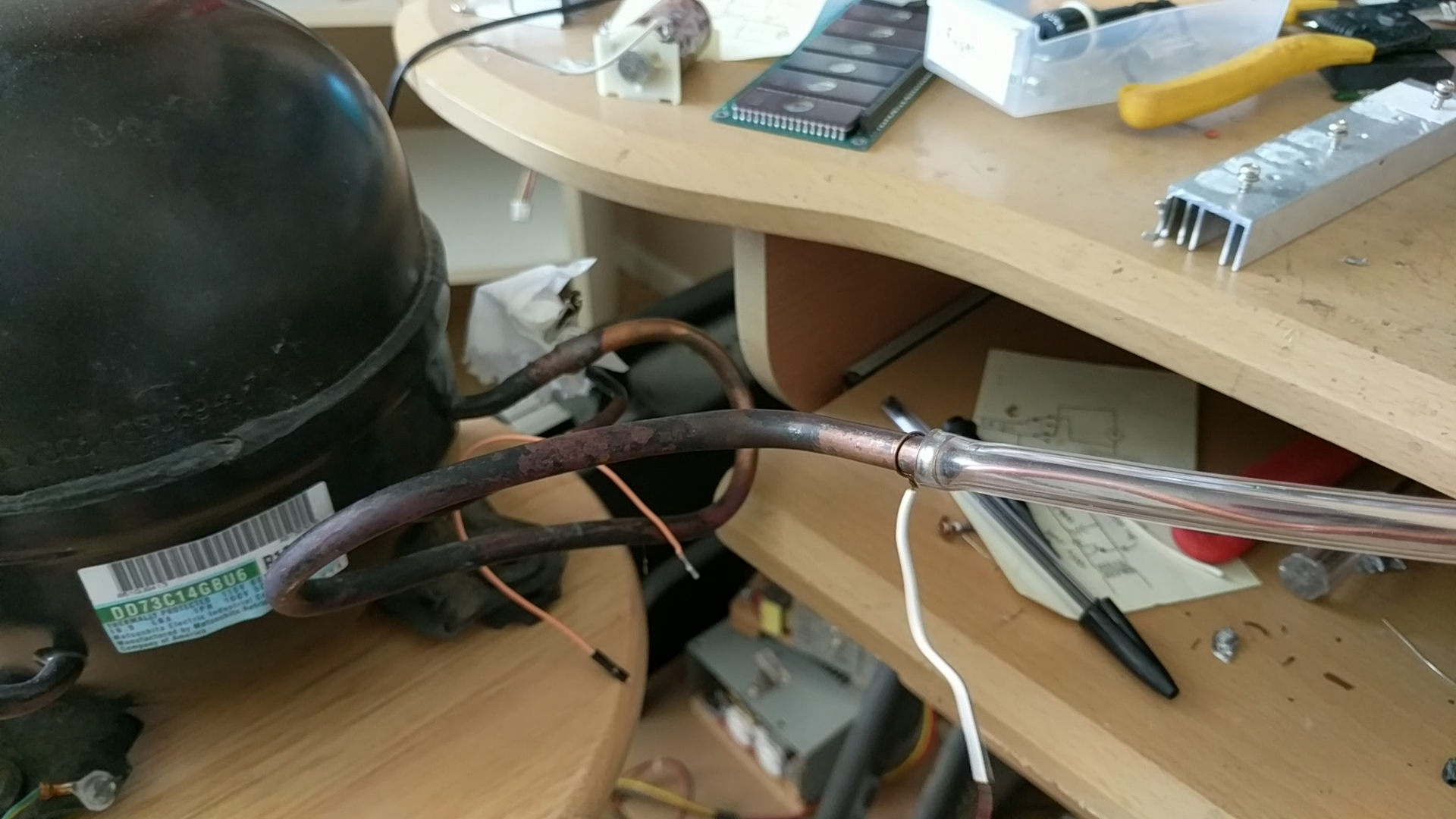 DIY Cathode Ray Tube: Interacting With Electrons : 12 Steps (with ...