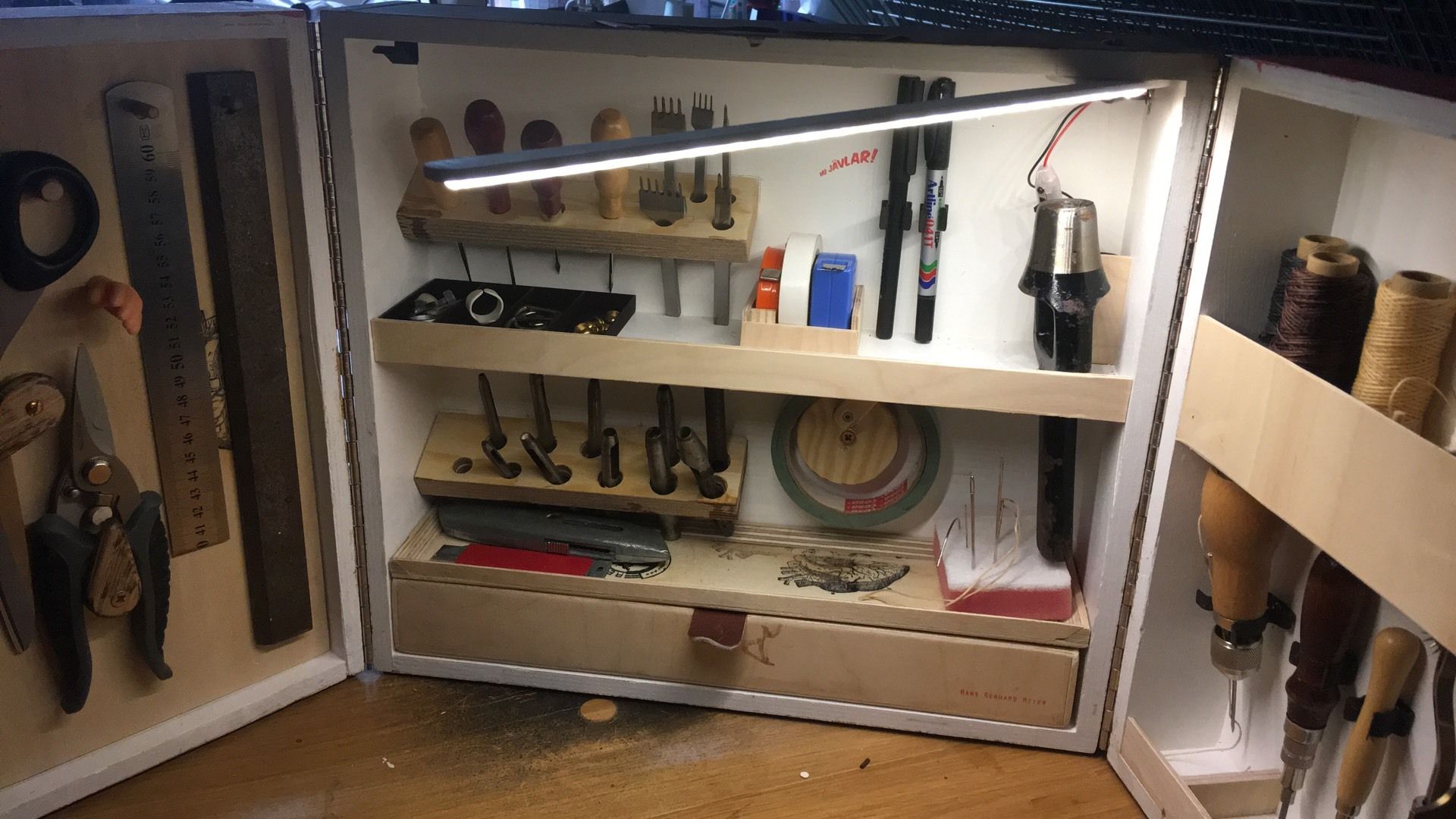 Portable Leather Workshop : 9 Steps (with Pictures) - Instructables