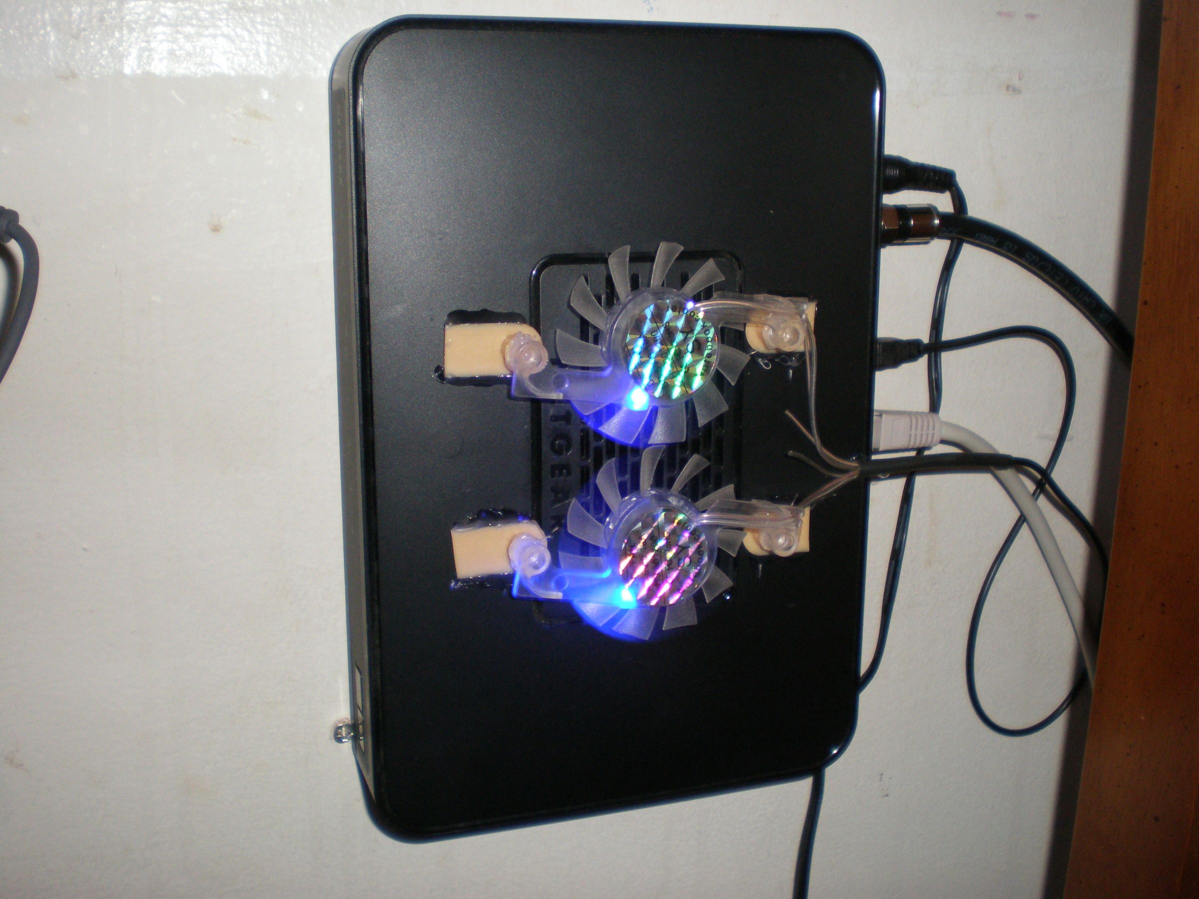 How to Cool Your Wireless Network Router and Prevent It From Slowing ...