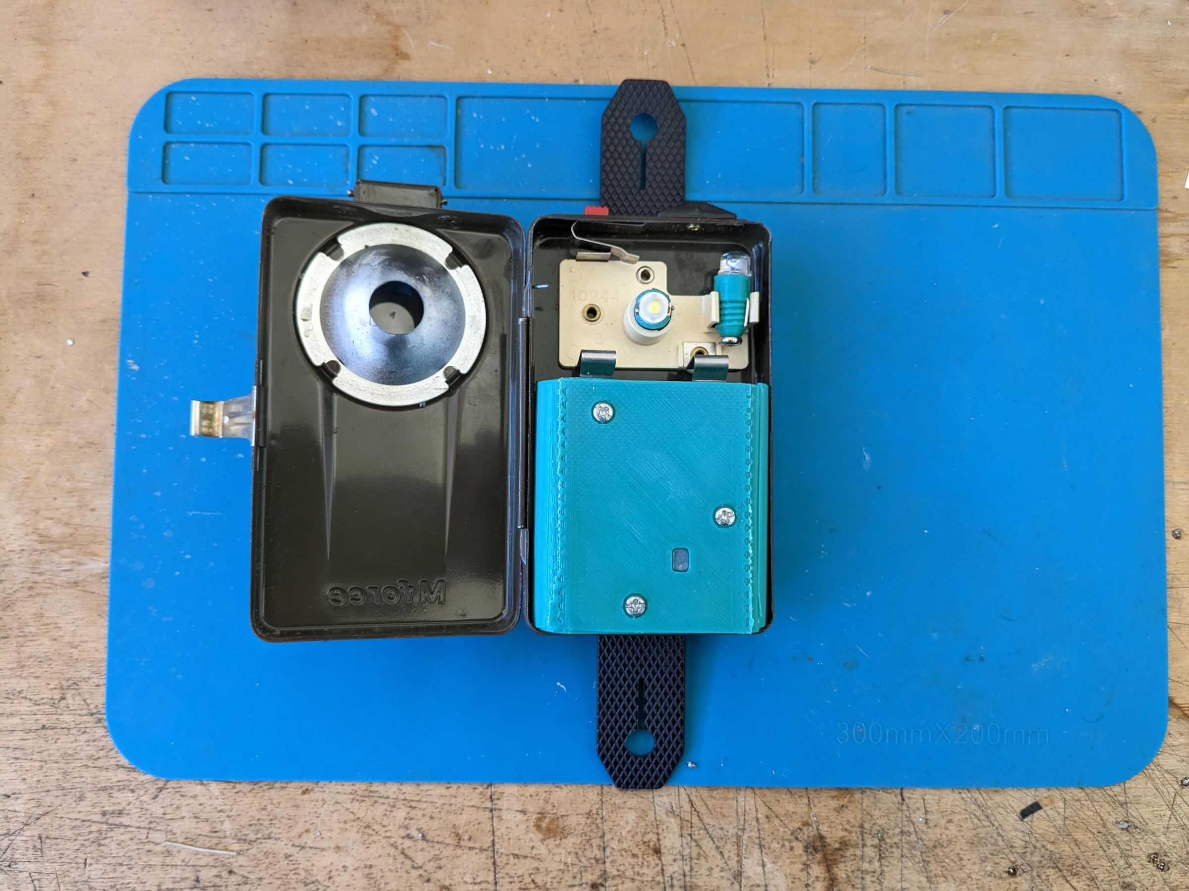 Vintage Military Flashlight Upgrade : 5 Steps (with Pictures ...