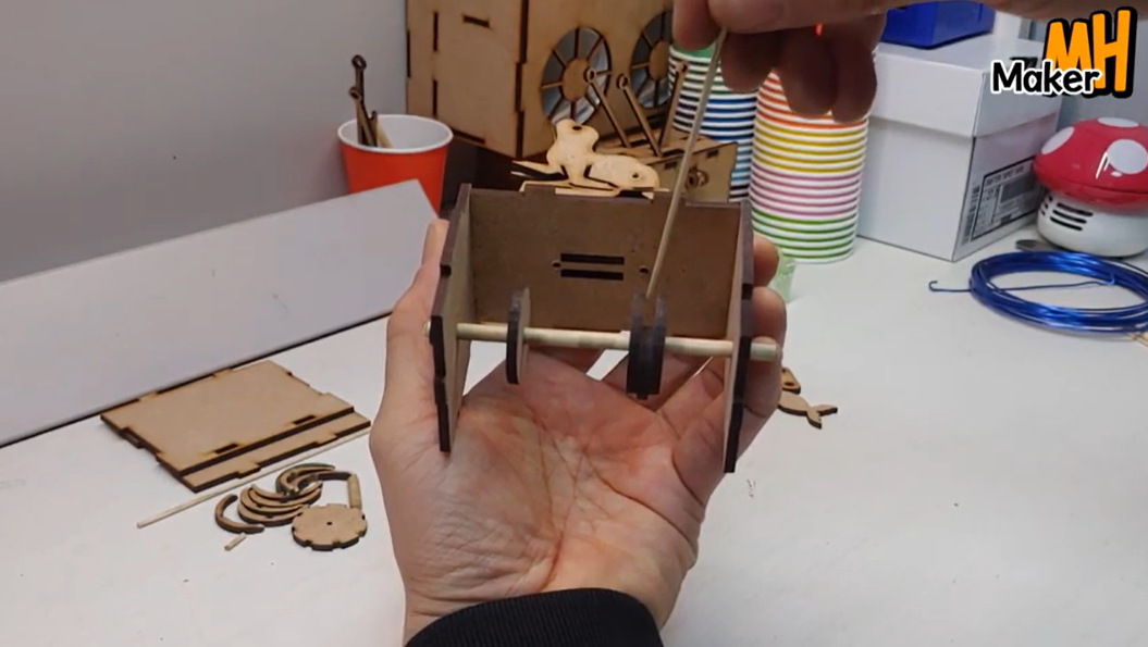 A Seal That Rolls a Ball. AUTOMATA. Laser Cutter. : 6 Steps - Instructables