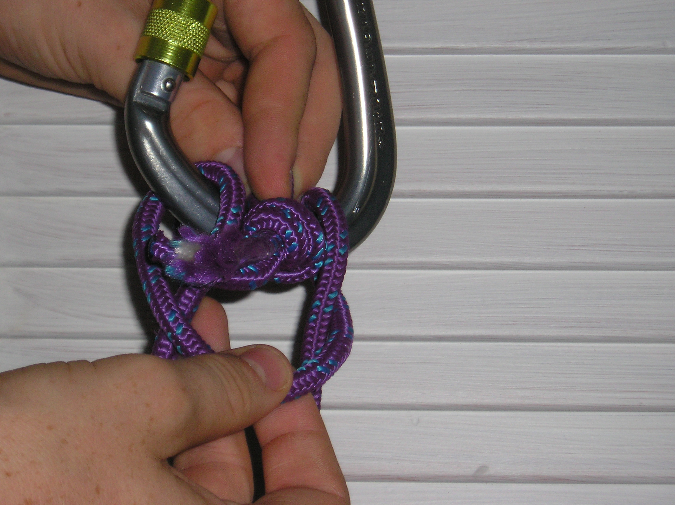 Tying a Prussic Knot. : 4 Steps - Instructables