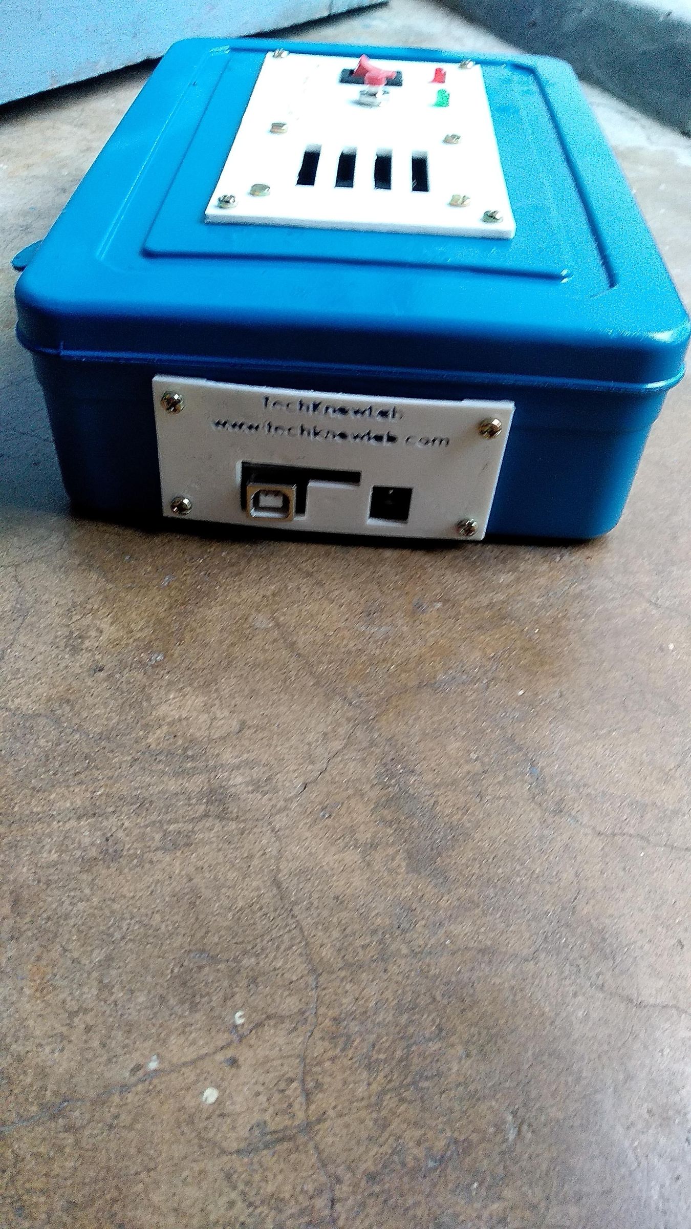 Upcycle an Old Plastic Box Into a Circuit Enclosure : 6 Steps (with ...