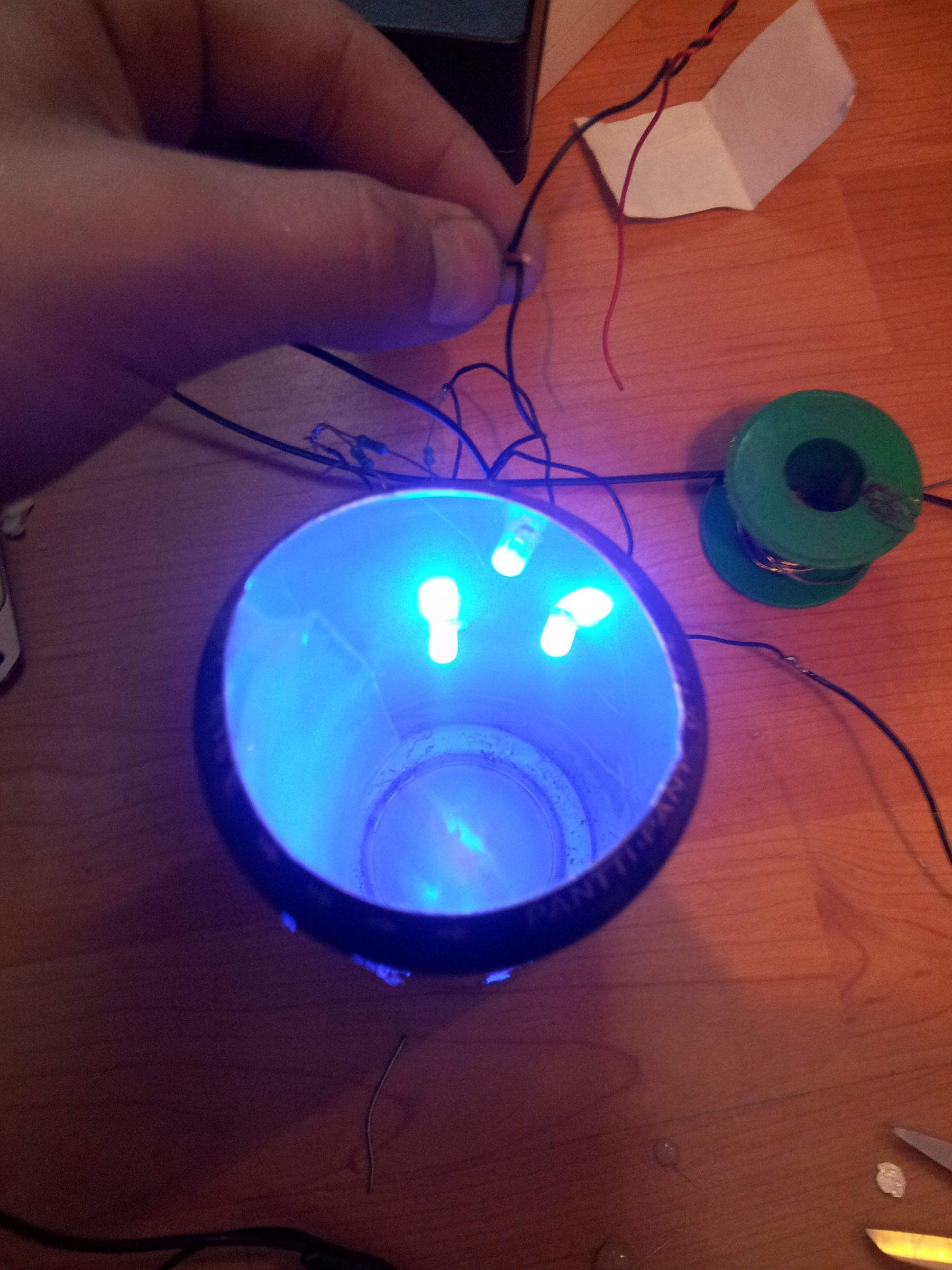 Led Powered Monster Energy Can : 7 Steps - Instructables