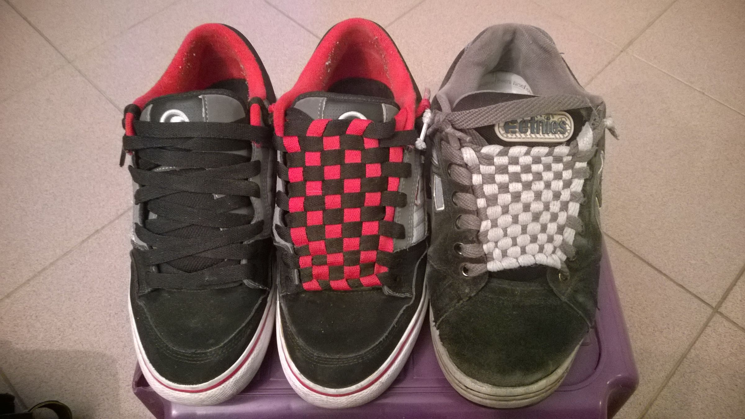 Checked Shoe (using Your Shoelace) : 5 Steps - Instructables