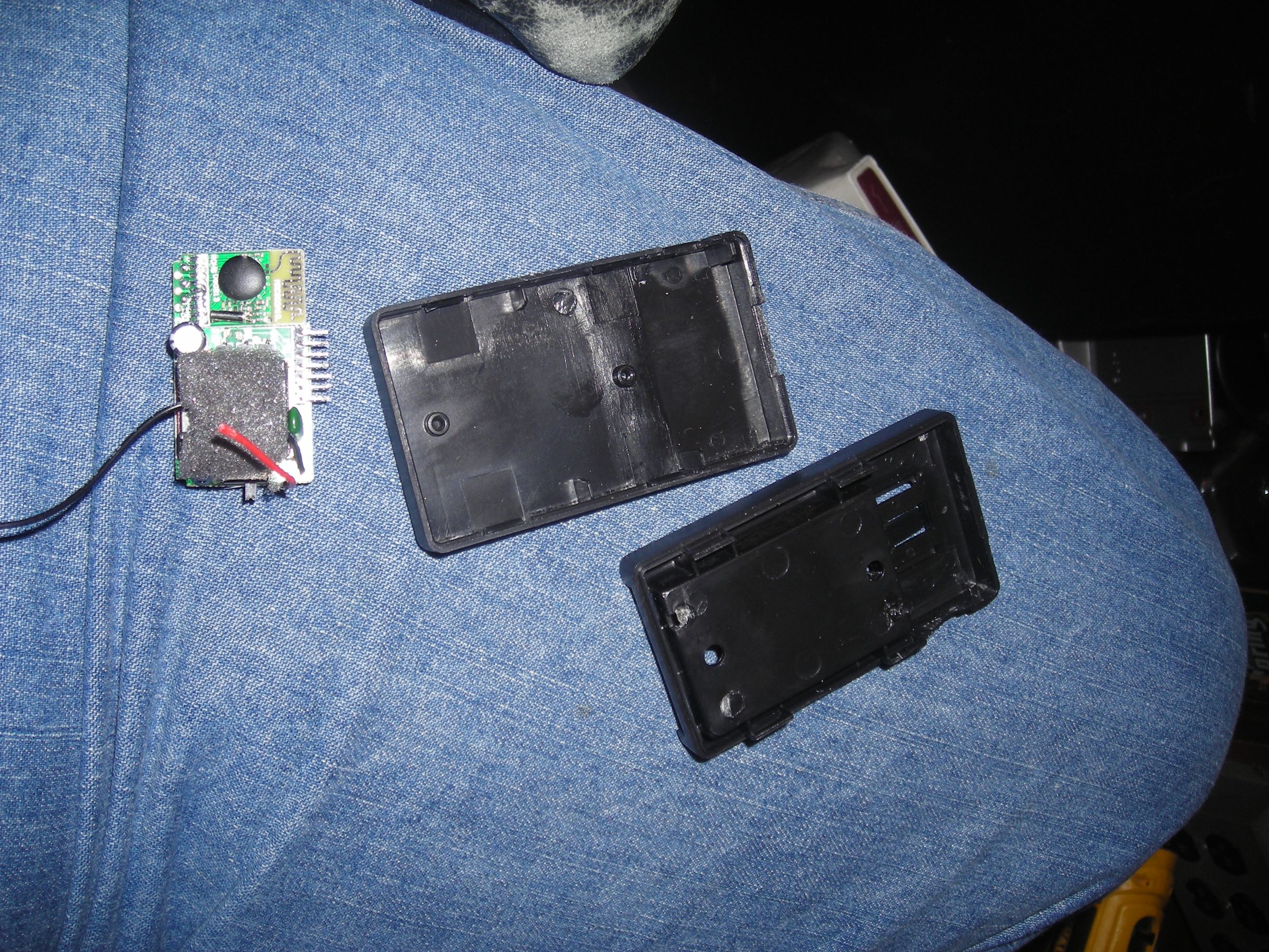 ElectroLuminescent Bumper Sticker : 6 Steps (with Pictures) - Instructables