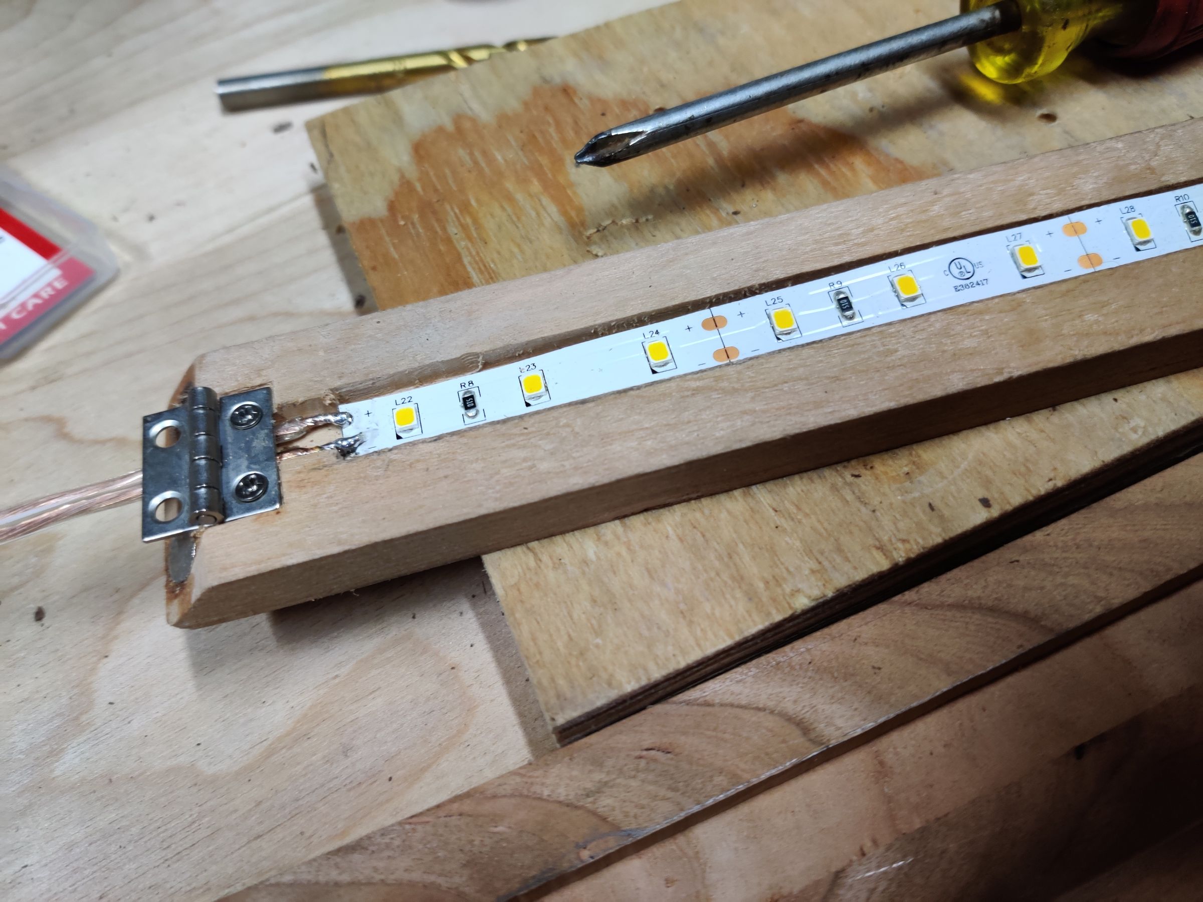 Table With Hidden Lamp : 11 Steps (with Pictures) - Instructables