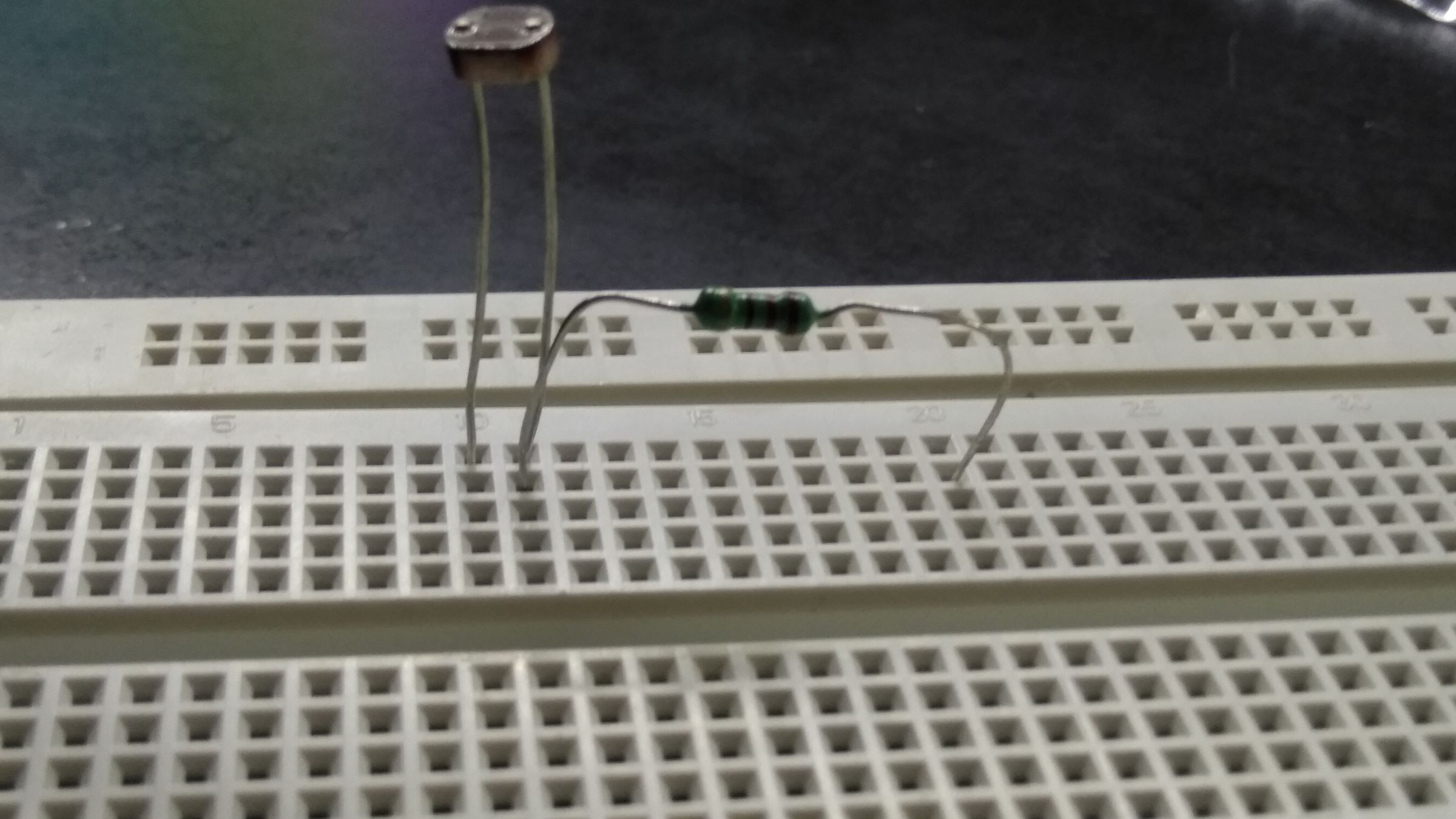 SIMPLE LIGHT DETECTOR : 5 Steps - Instructables