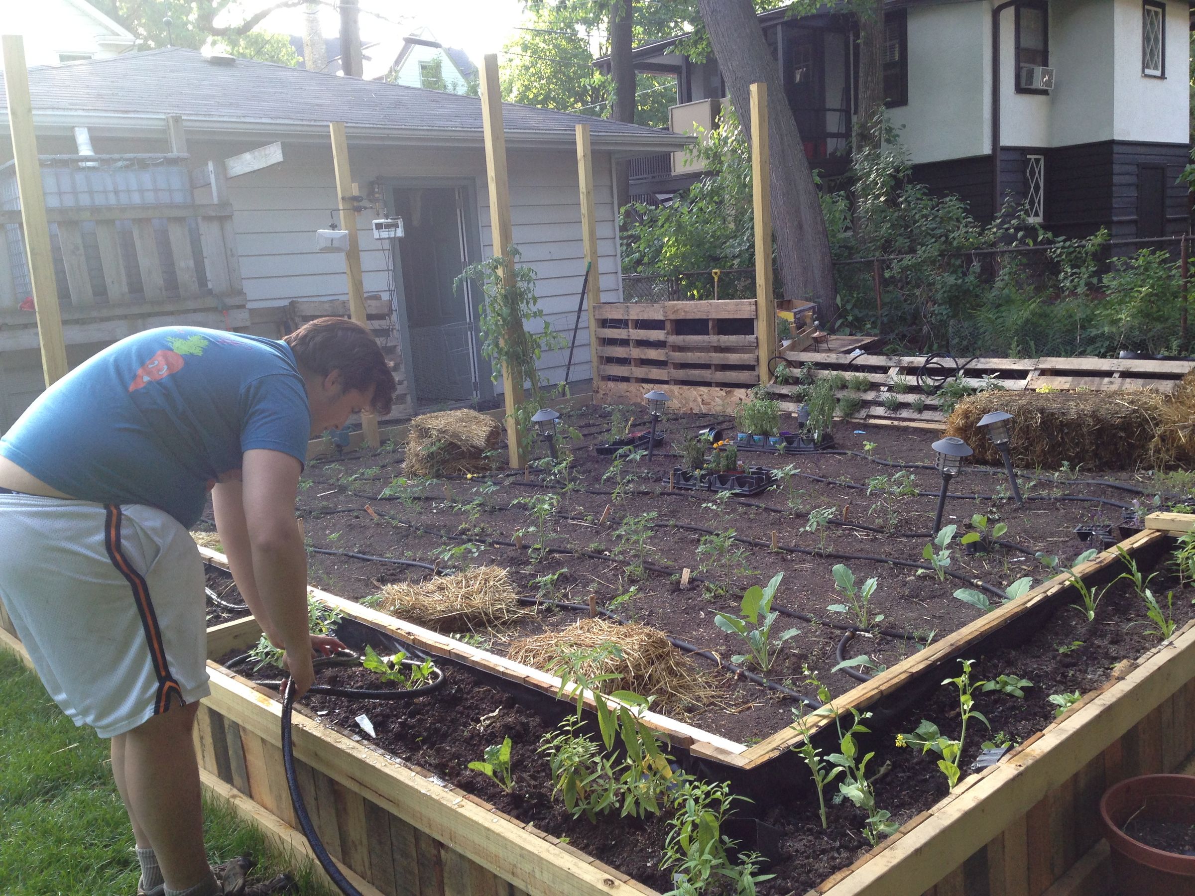 Outdoor Pallet Garden : 10 Steps (with Pictures) - Instructables