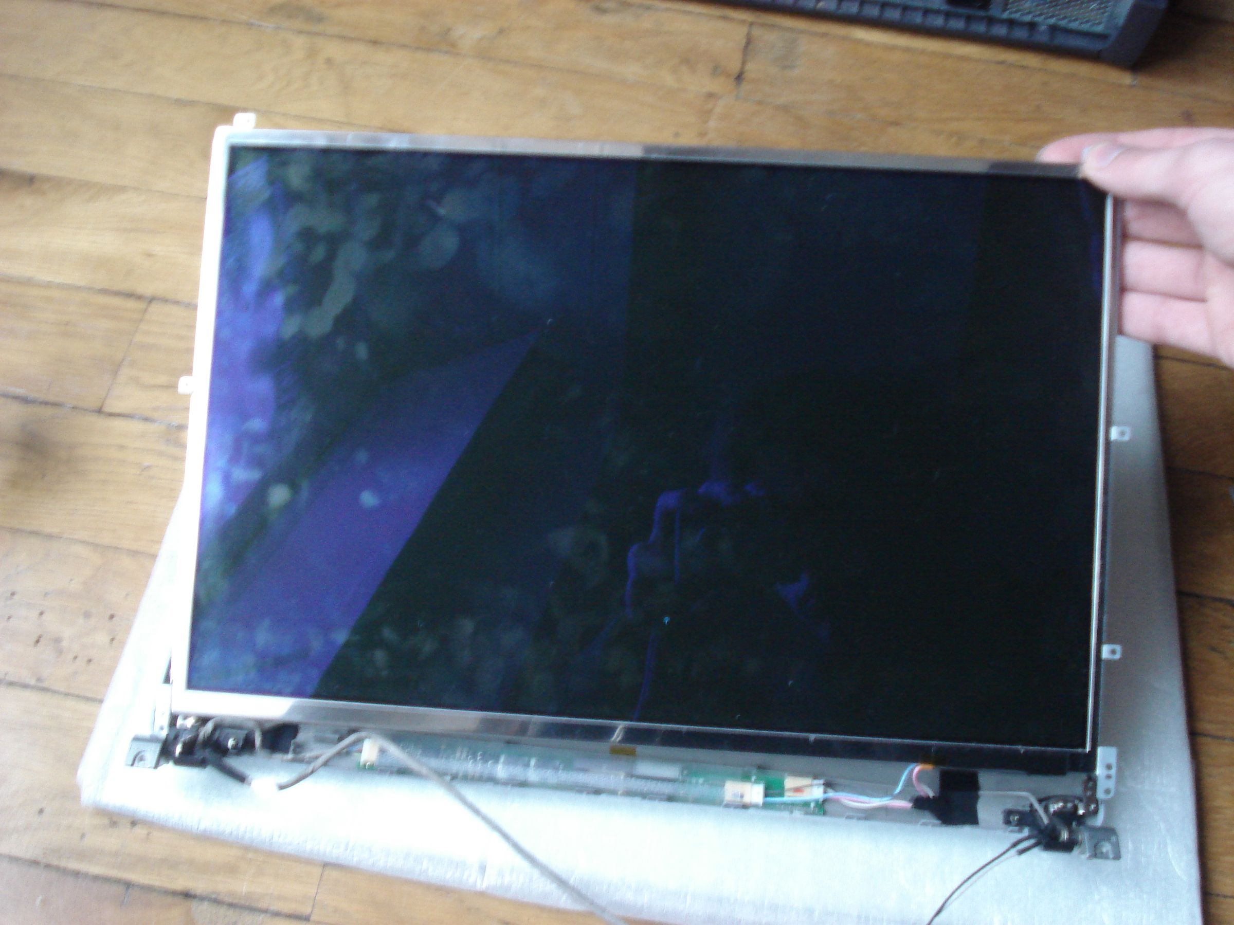 Turn a Laptop Screen Into a Mirror : 9 Steps (with Pictures ...