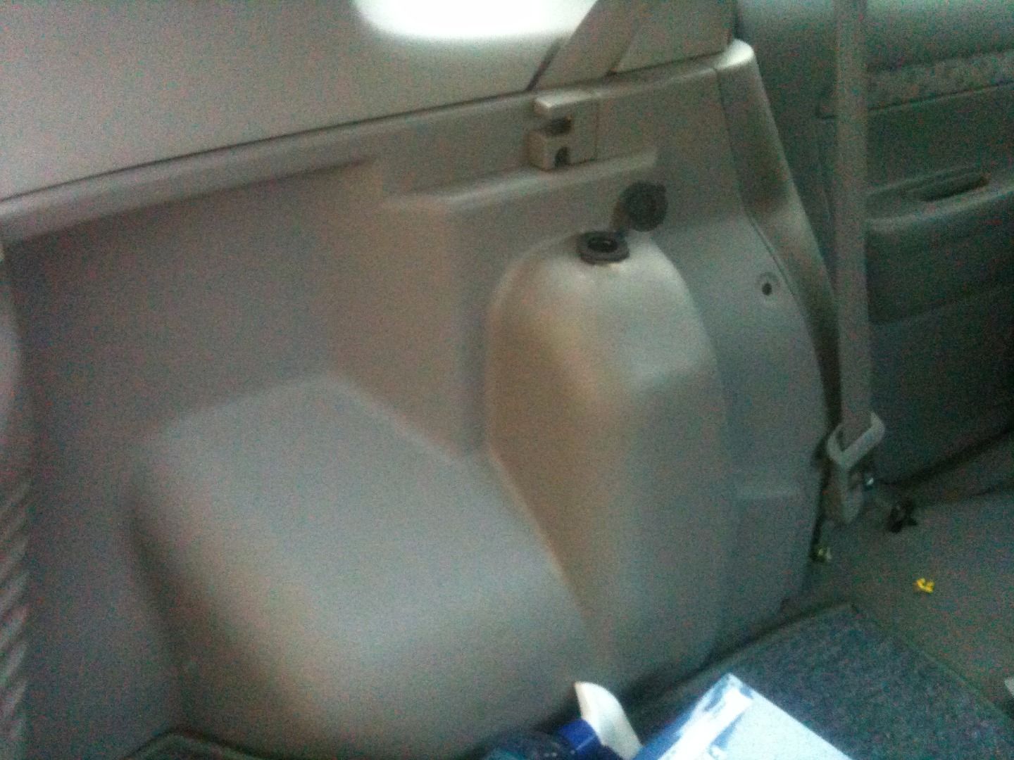 Trunk 12V Socket/plug for a Car : 5 Steps - Instructables