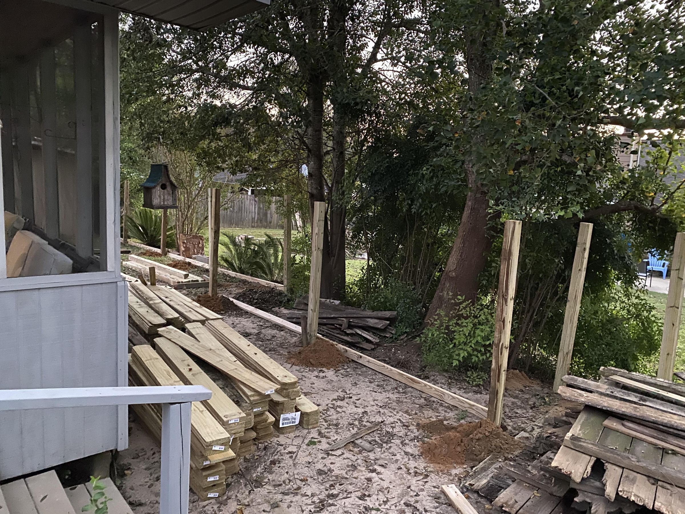 Build a Dog-Ear Fence From Scratch : 5 Steps (with Pictures ...