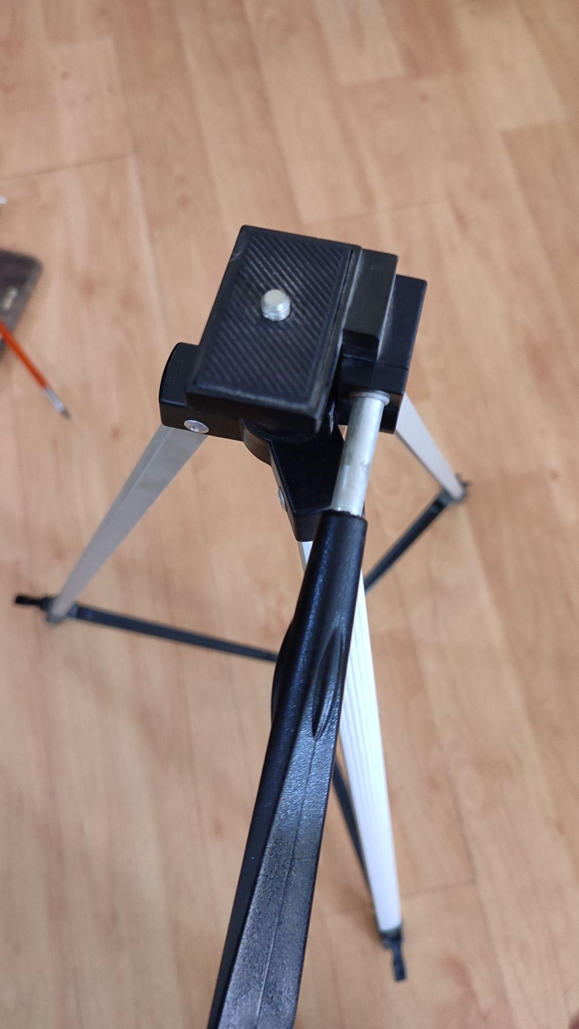 Lets Make a Small Table With an Old Tripod? : 8 Steps - Instructables
