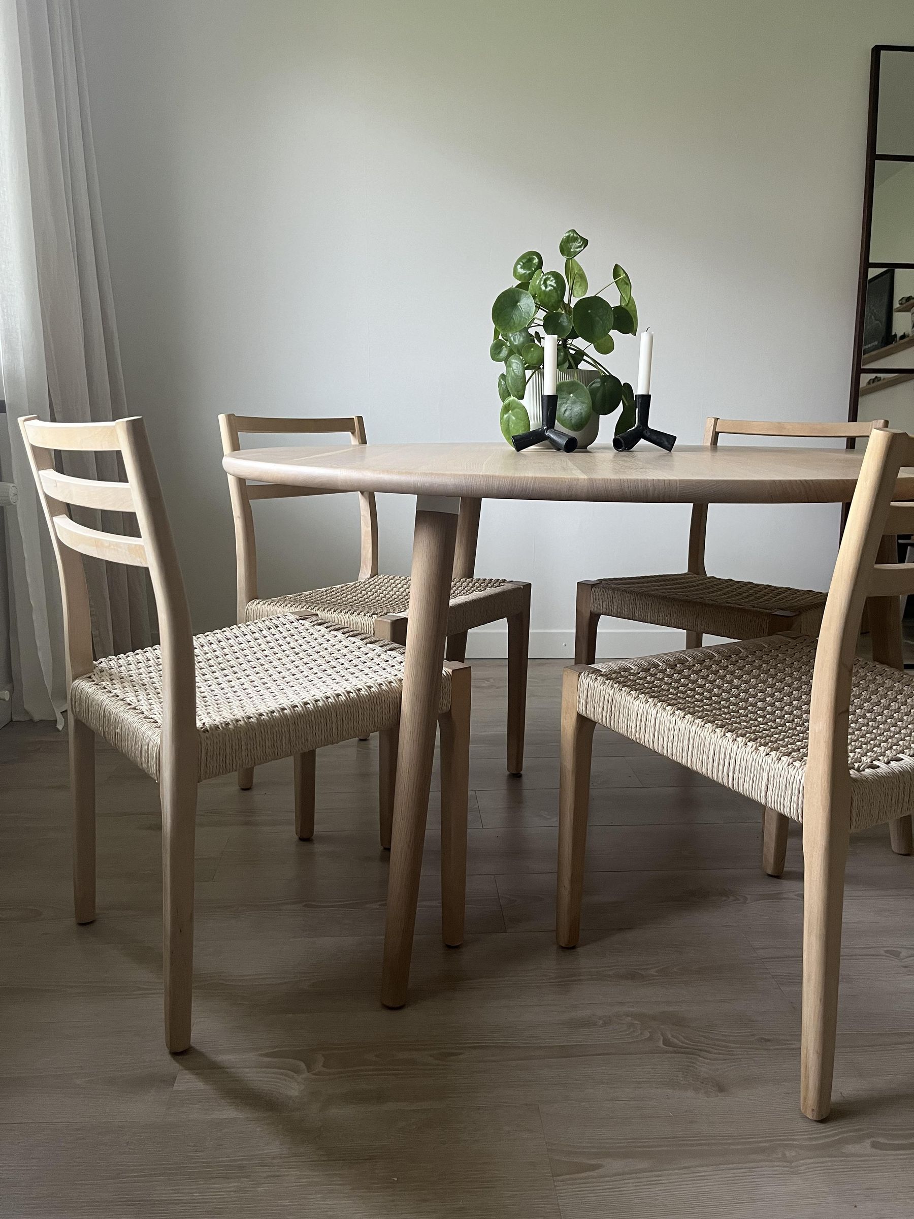 Circular Table Re-Design (Three to Single Leg) : 8 Steps (with Pictures ...