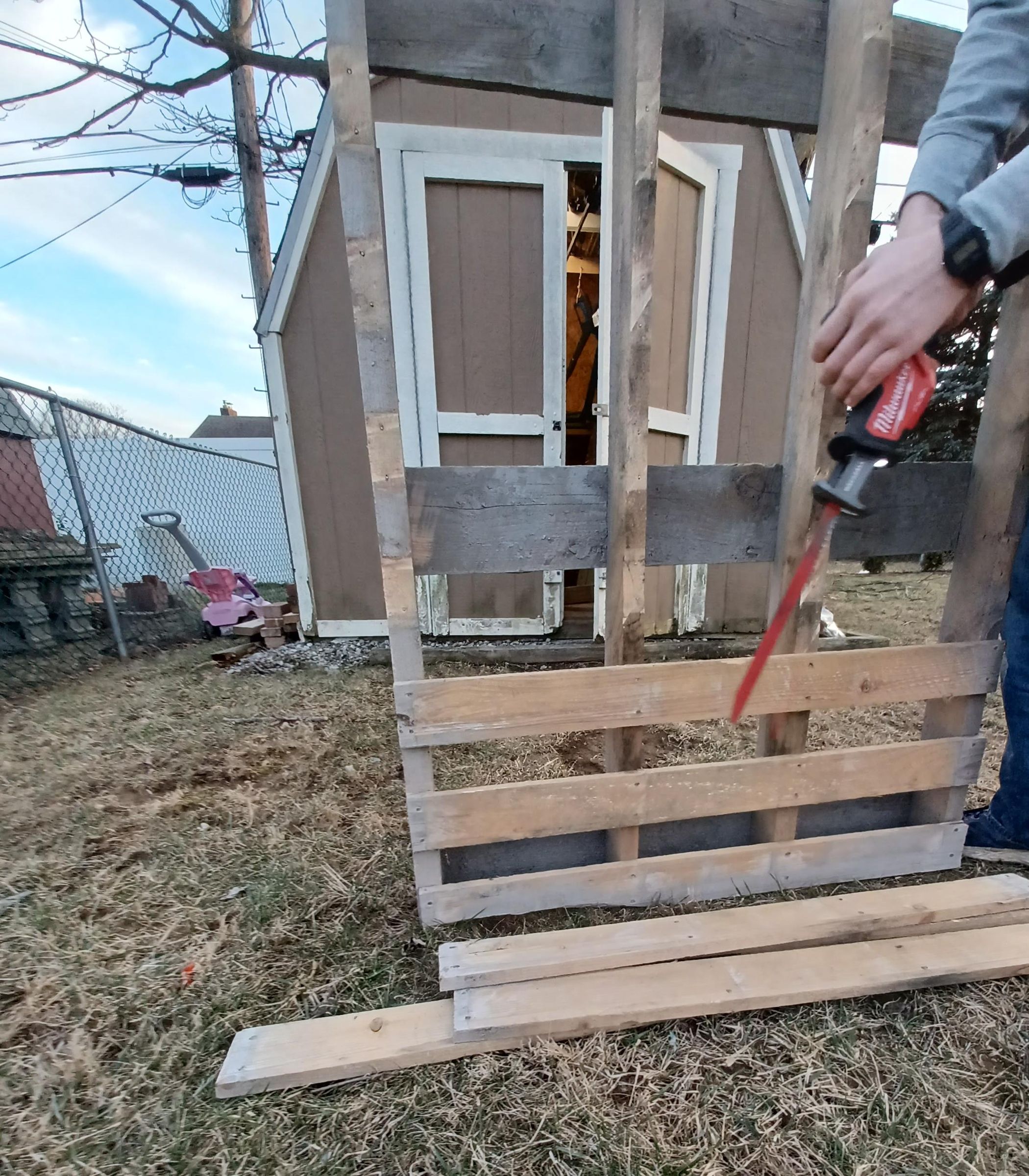 Beginner's Guide to Pallets : 5 Steps - Instructables