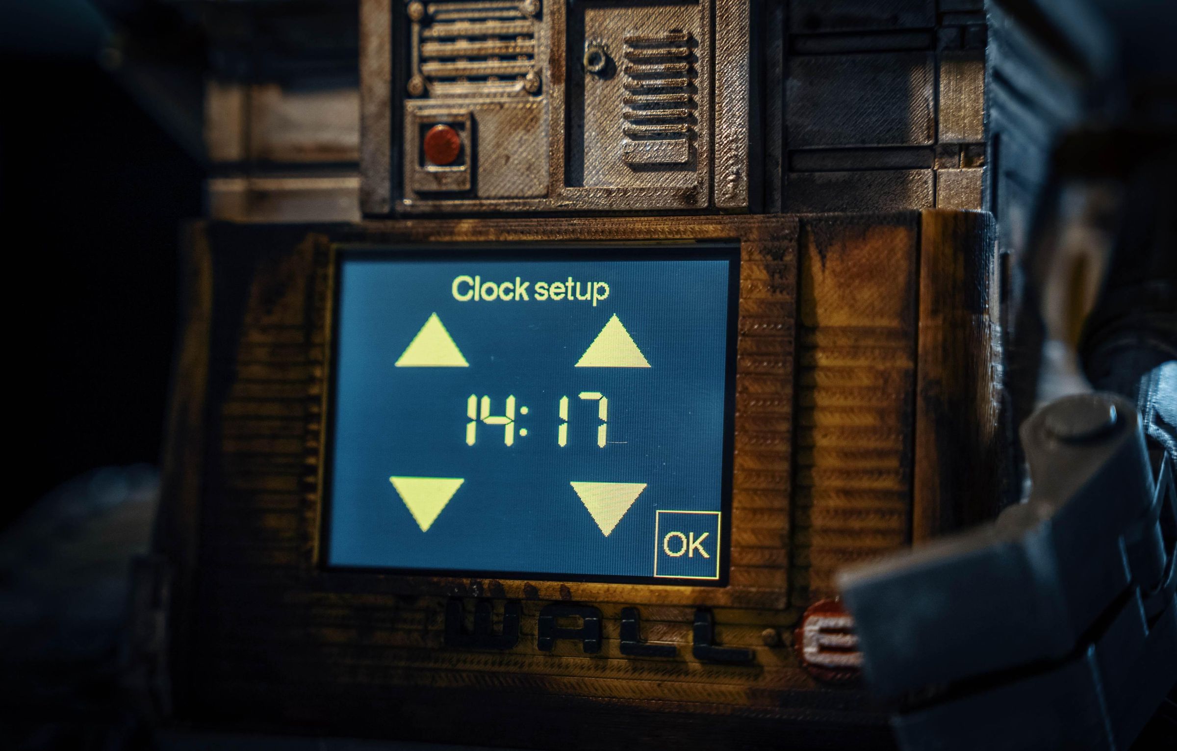 WALL-E Clock & Lamp : 24 Steps (with Pictures) - Instructables