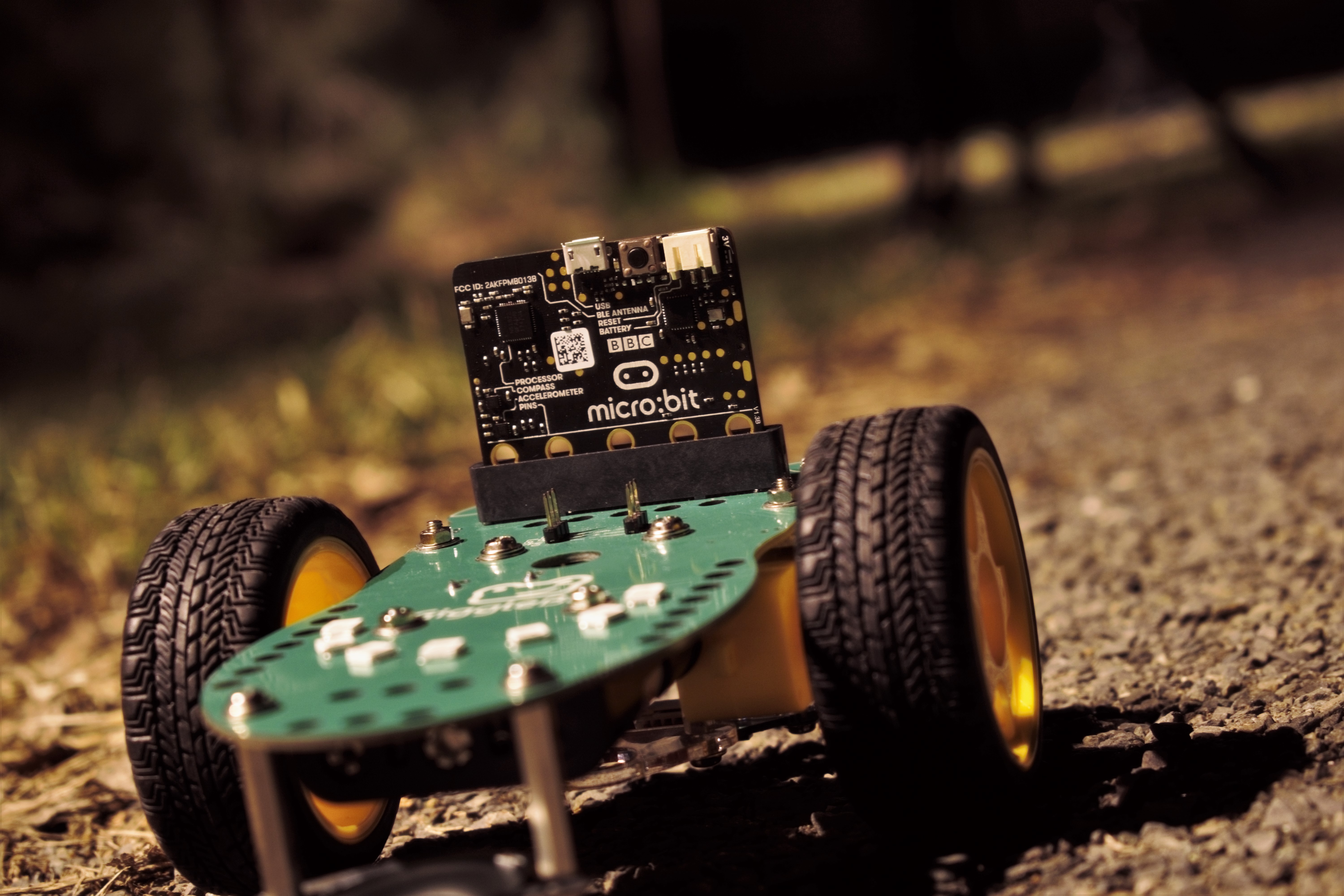 GiggleBot Light Follower - on Gravel : 6 Steps - Instructables