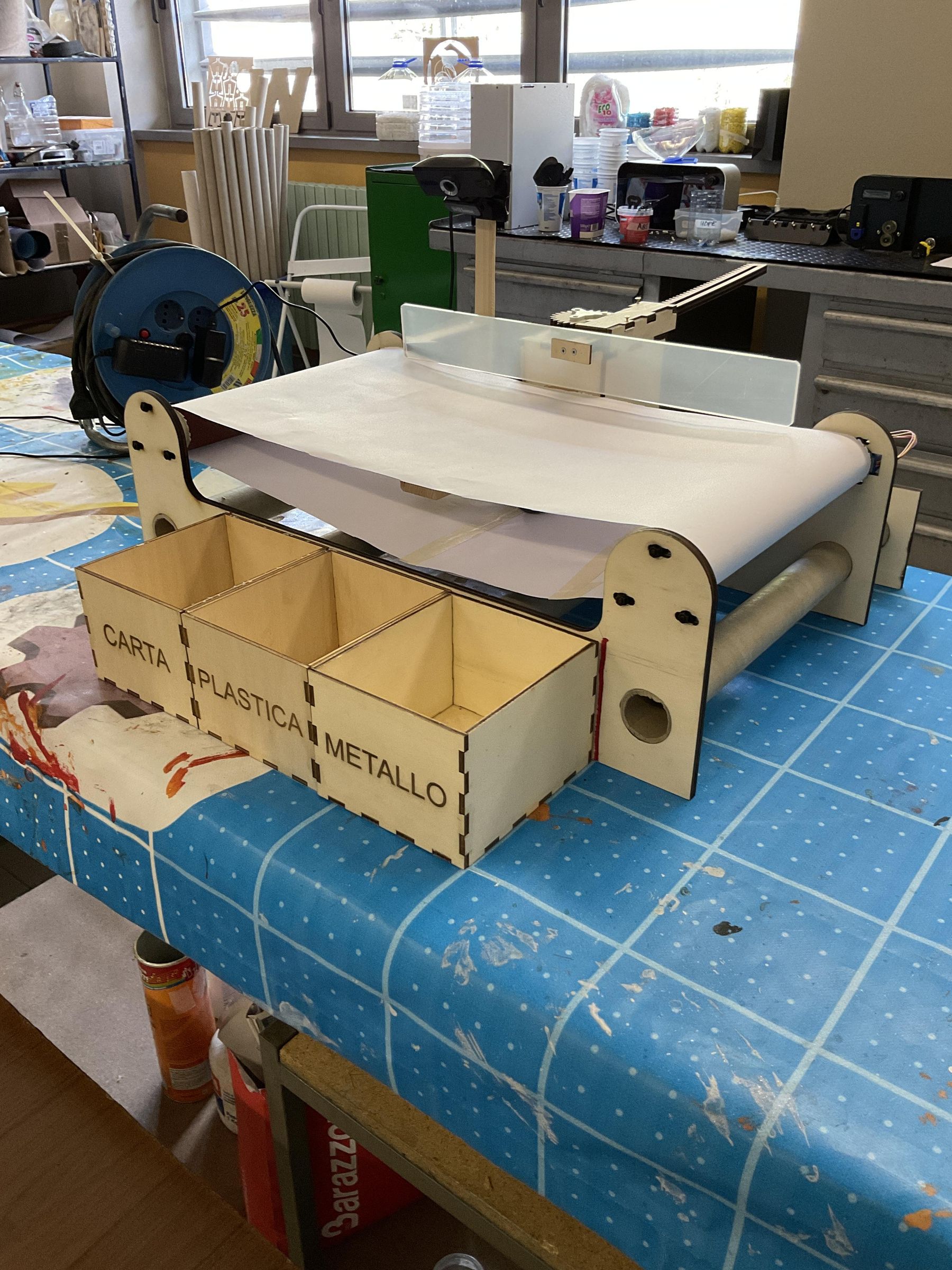 Smart Bin Sense - Automated Waste Sorting : 9 Steps - Instructables