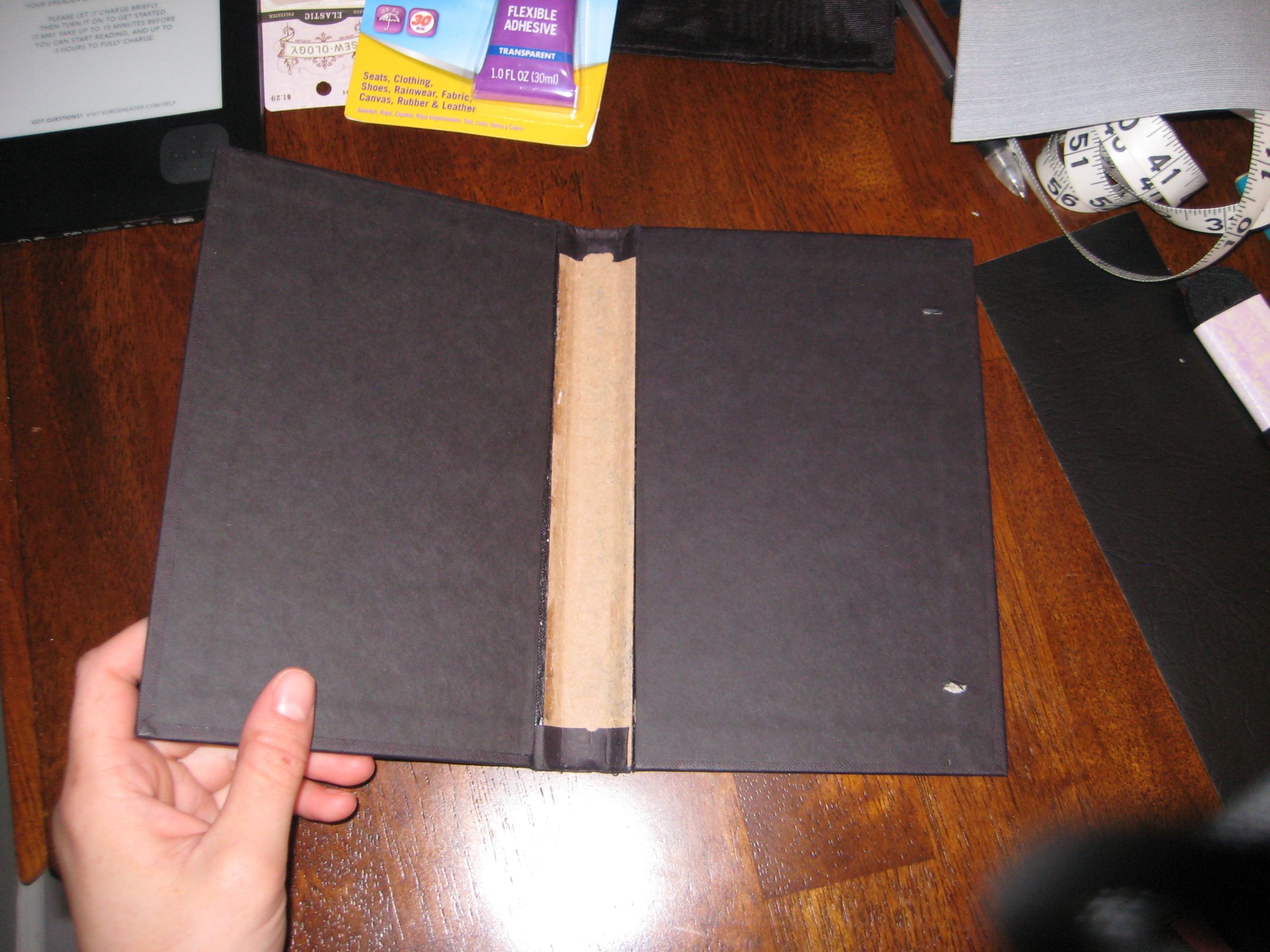 DIY "Moleskine" Ereader Cover : 6 Steps - Instructables
