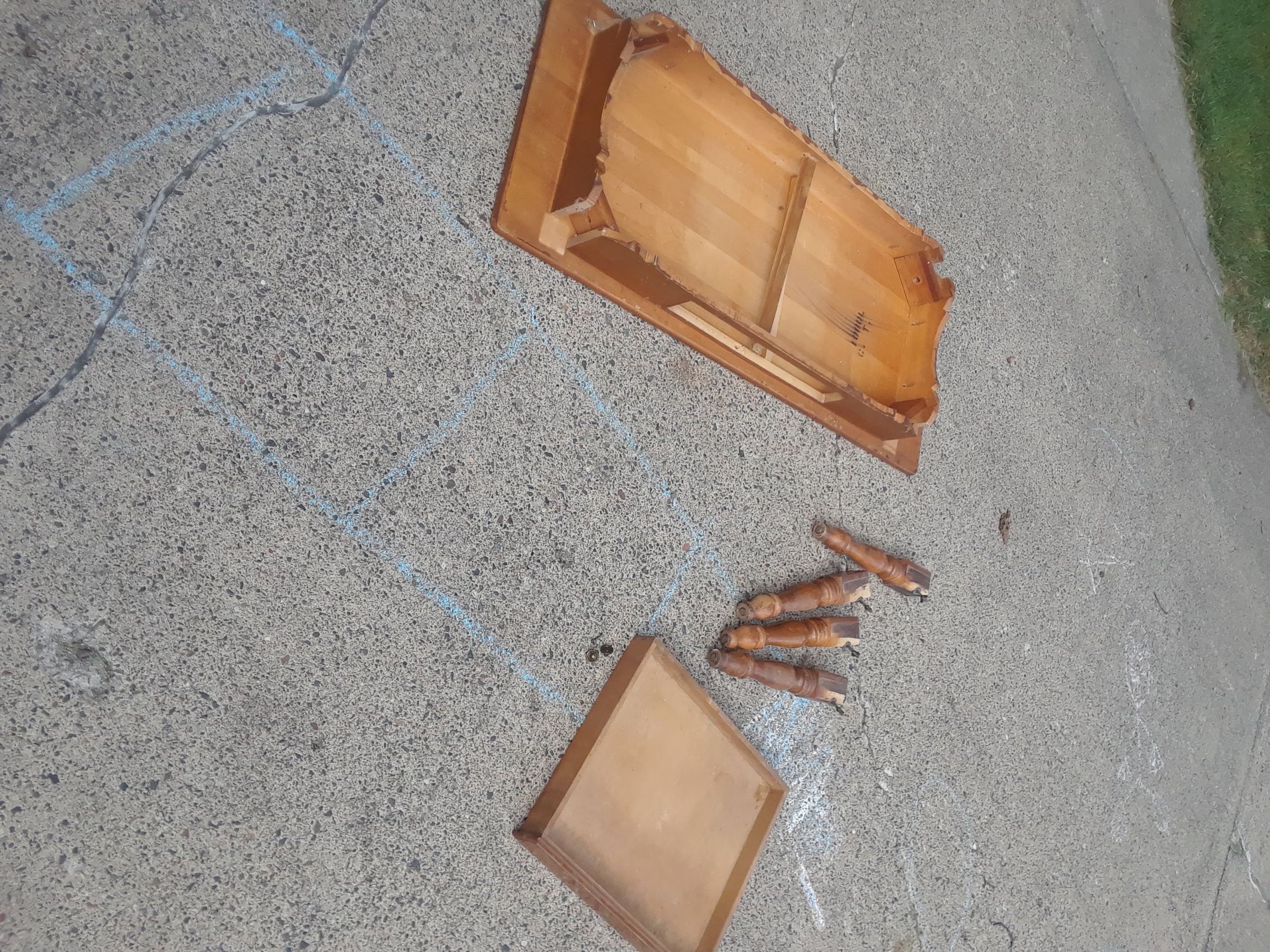 Old Coffee Table Fix : 8 Steps (with Pictures) - Instructables