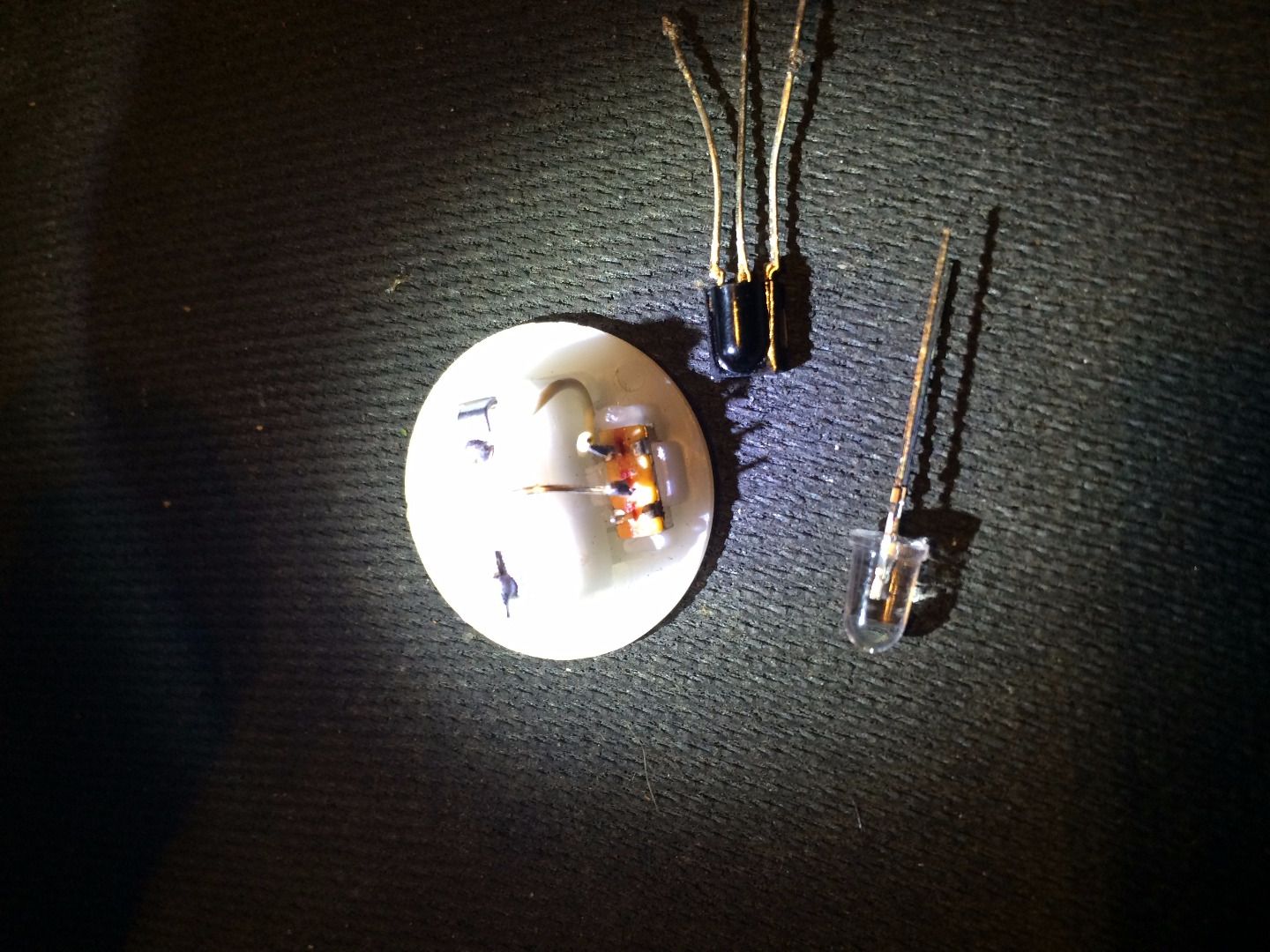 A Very Simple Remote Control Flashing LED Light : 5 Steps (with ...