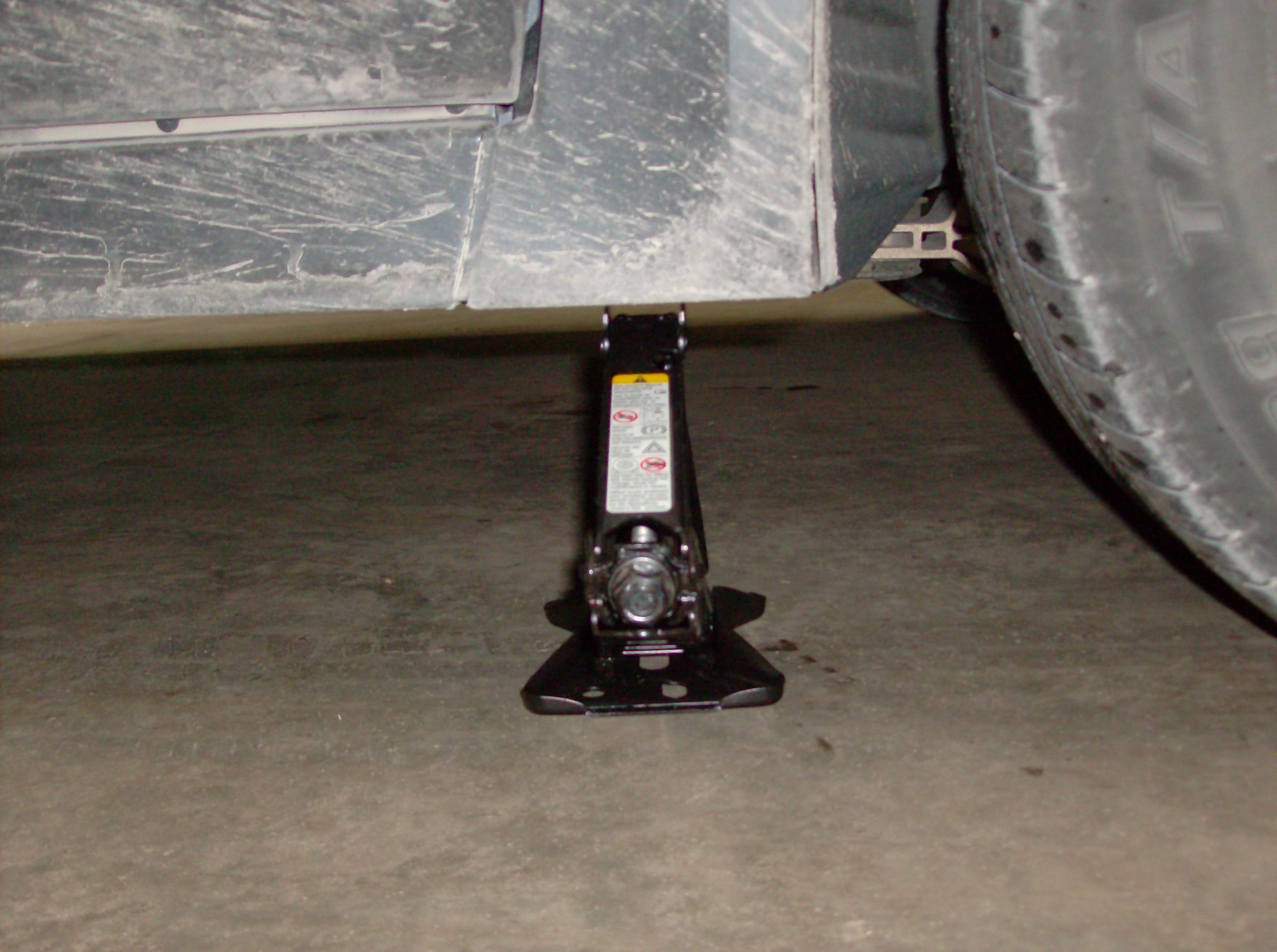 Changing a Tire : 13 Steps - Instructables