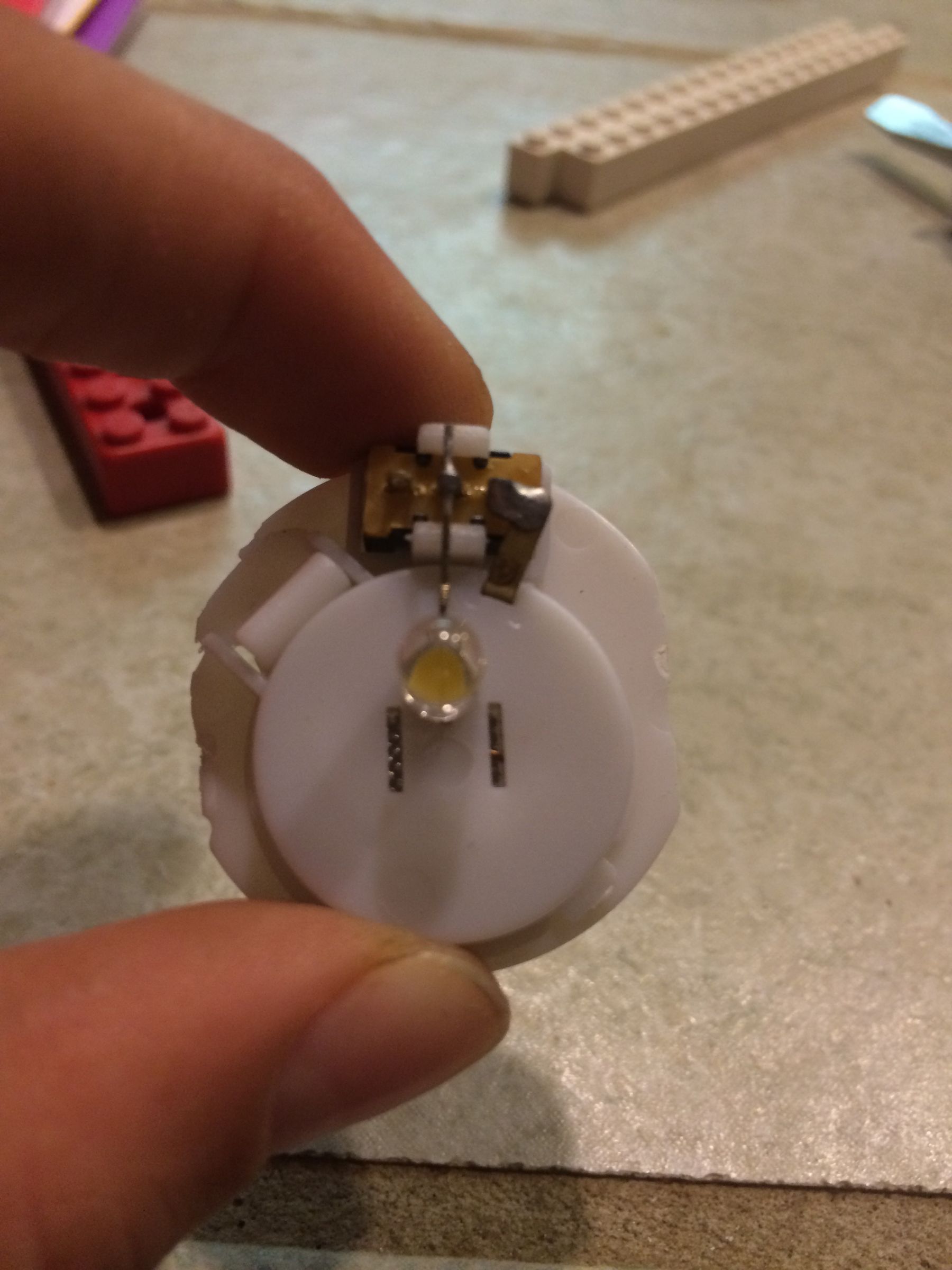Lego Light Up Spacecraft : 8 Steps - Instructables