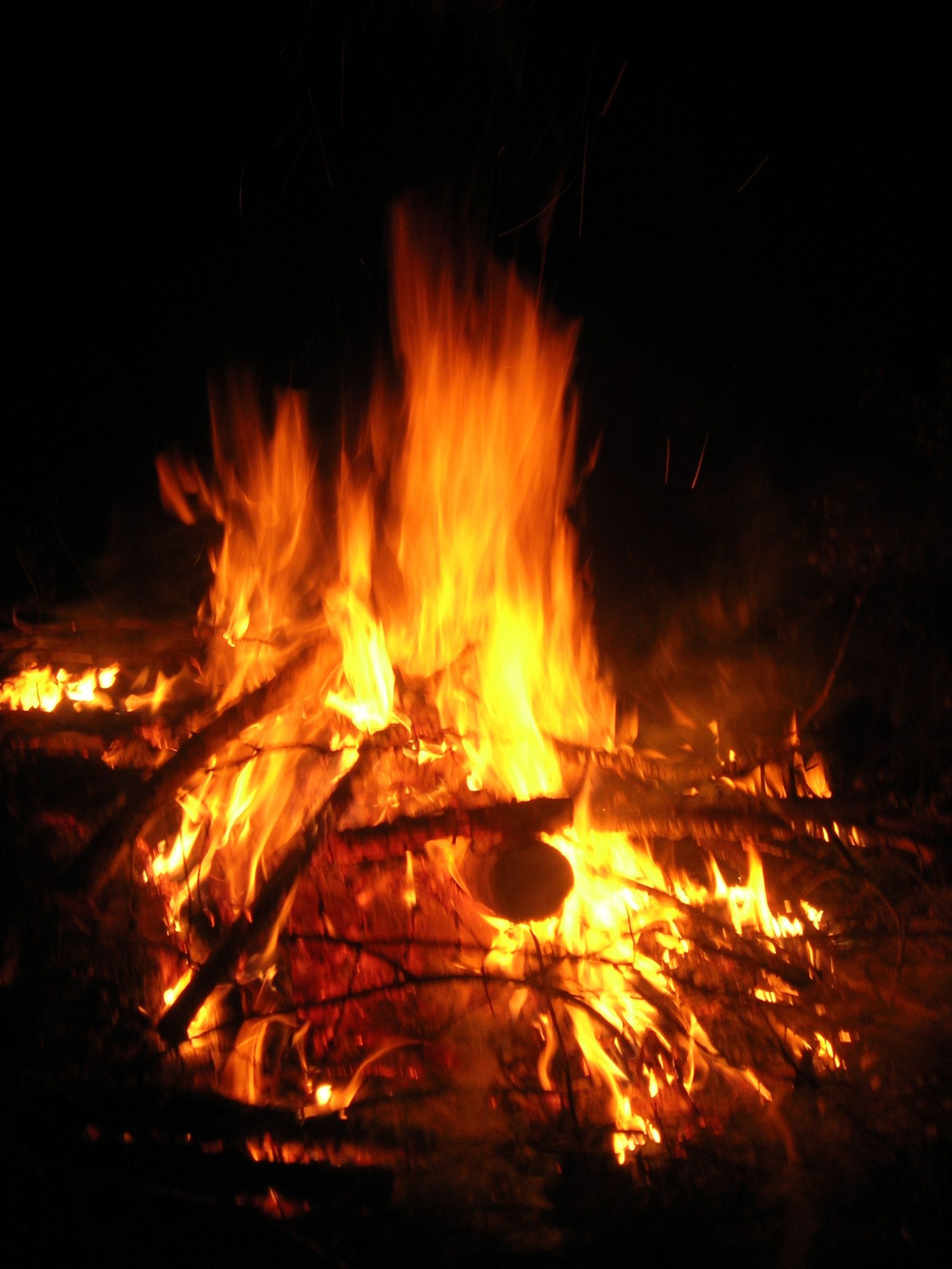 The World Best Fire Starter : 5 Steps - Instructables
