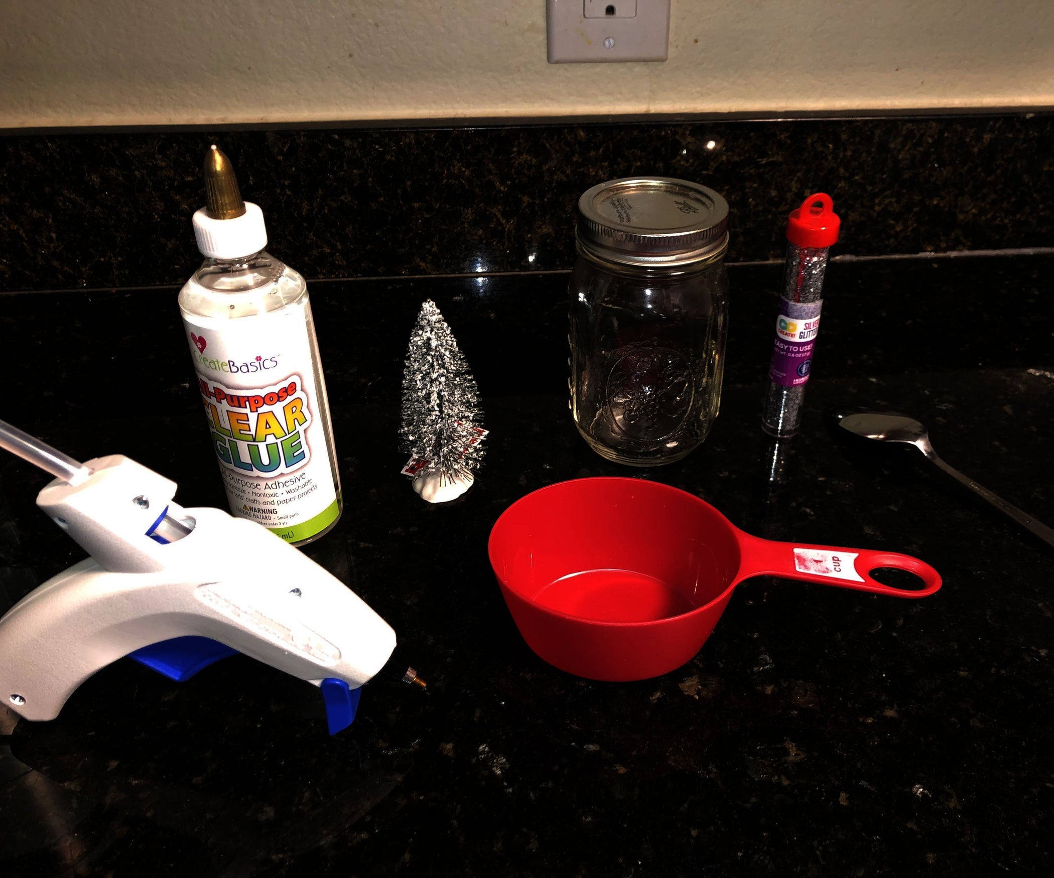 How to Build a Snow Globe : 10 Steps - Instructables