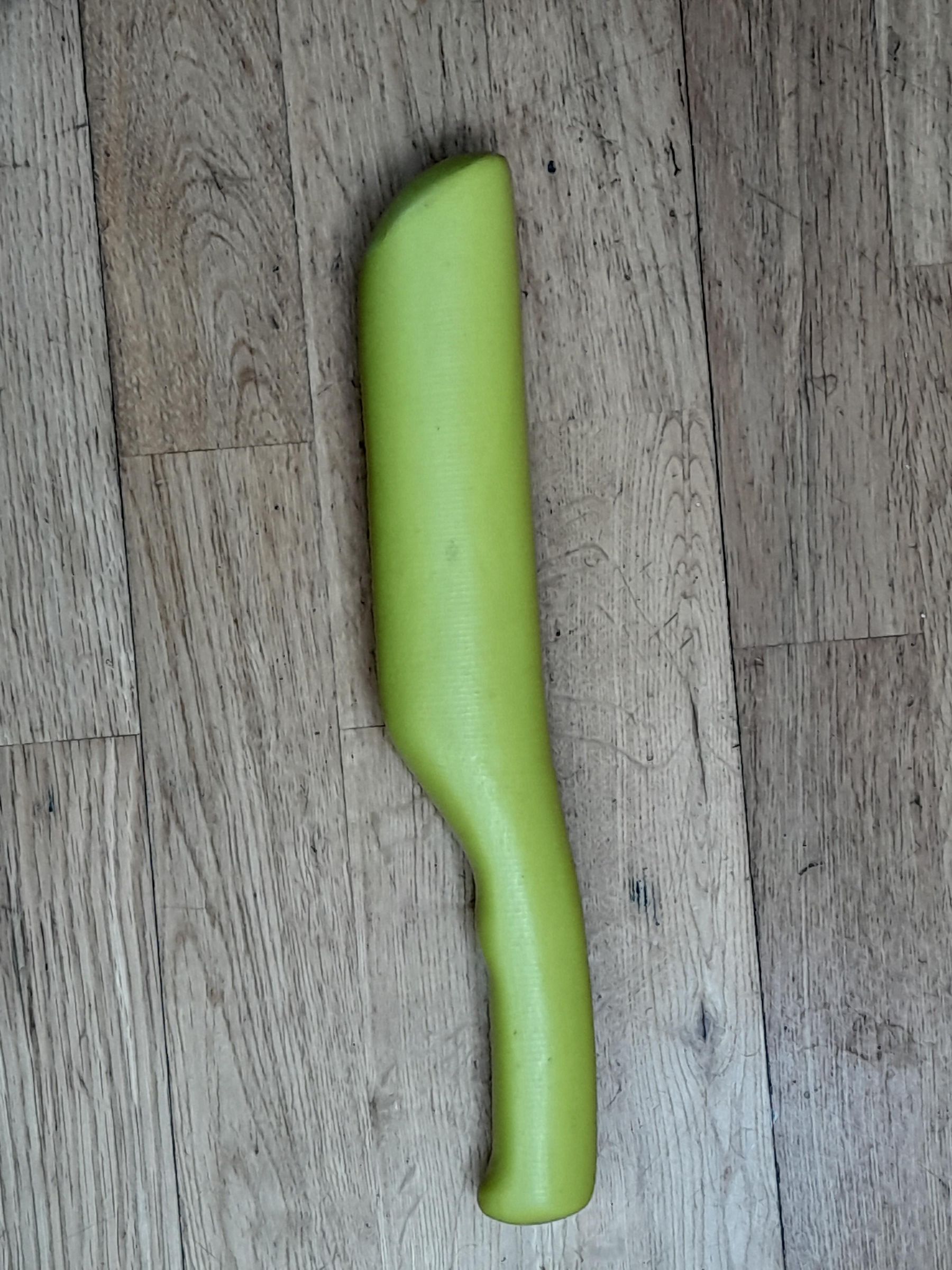 Yellow Bolt Throwing Sport - Instructables