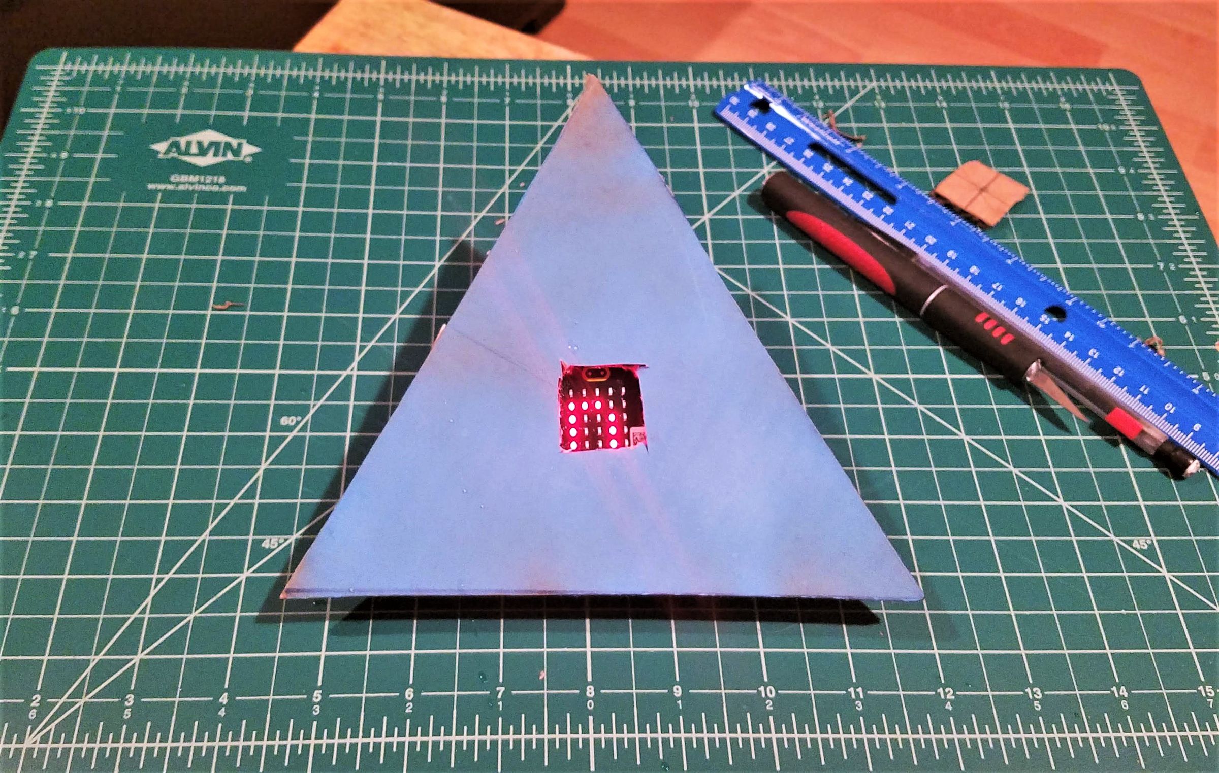 (Super Quick) Magic 8 Ball Costume! : 4 Steps - Instructables