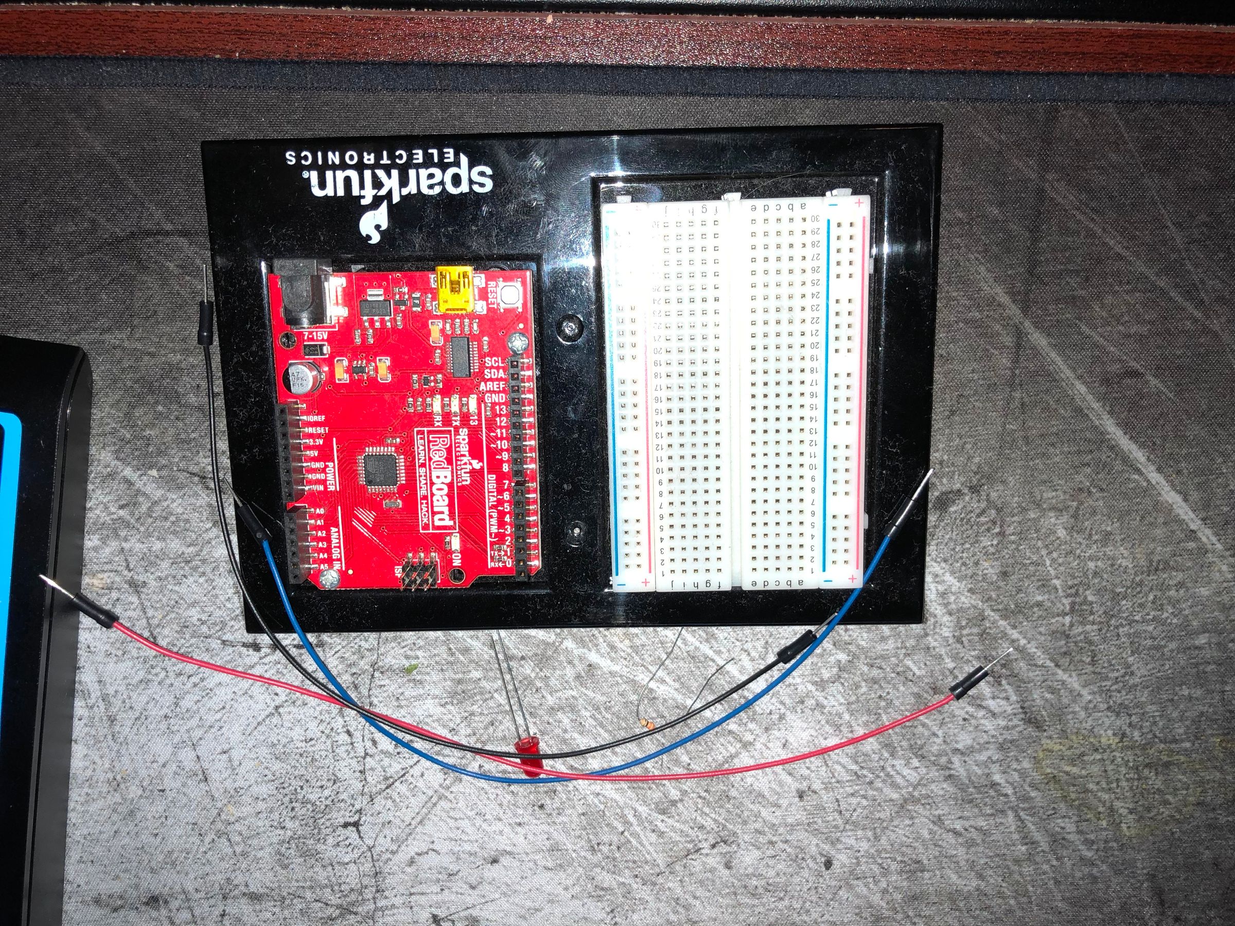 Arduino V3.2 Experiment 1: Blinking a Light : 12 Steps - Instructables