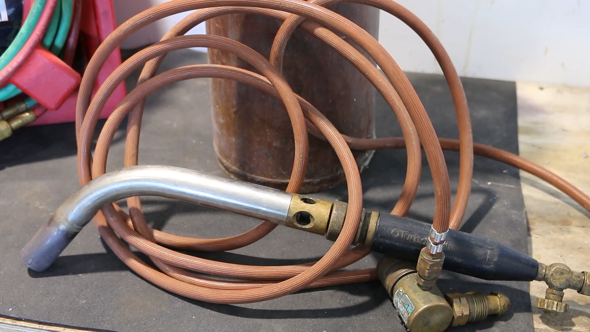 How to CORRECTLY Braze (SILVER SOLDER) a Copper Pipe : 5 Steps (with ...