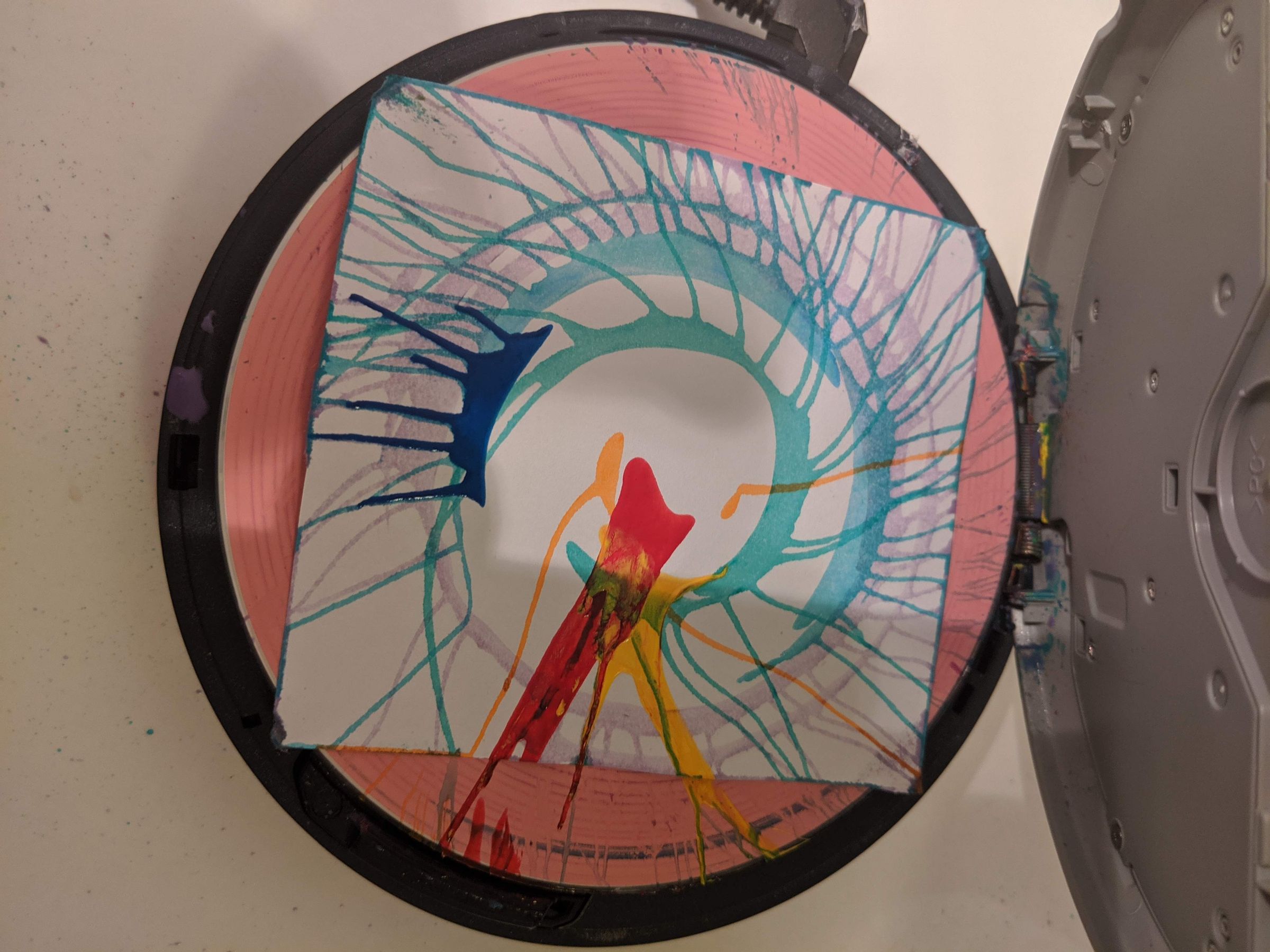 Spin Art - Discman Upcycle : 6 Steps - Instructables