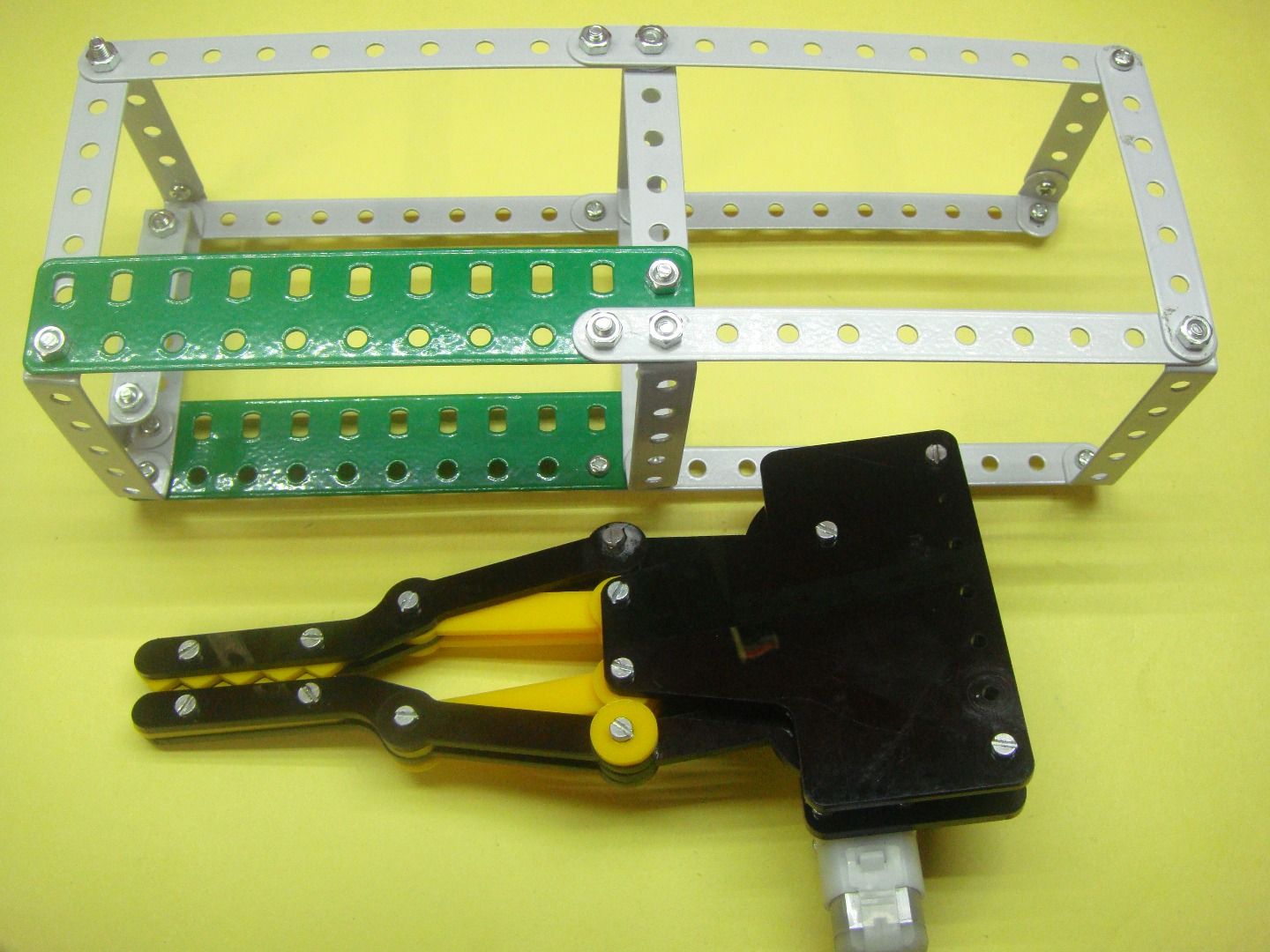 Halloween Robotic Claw : 12 Steps (with Pictures) - Instructables