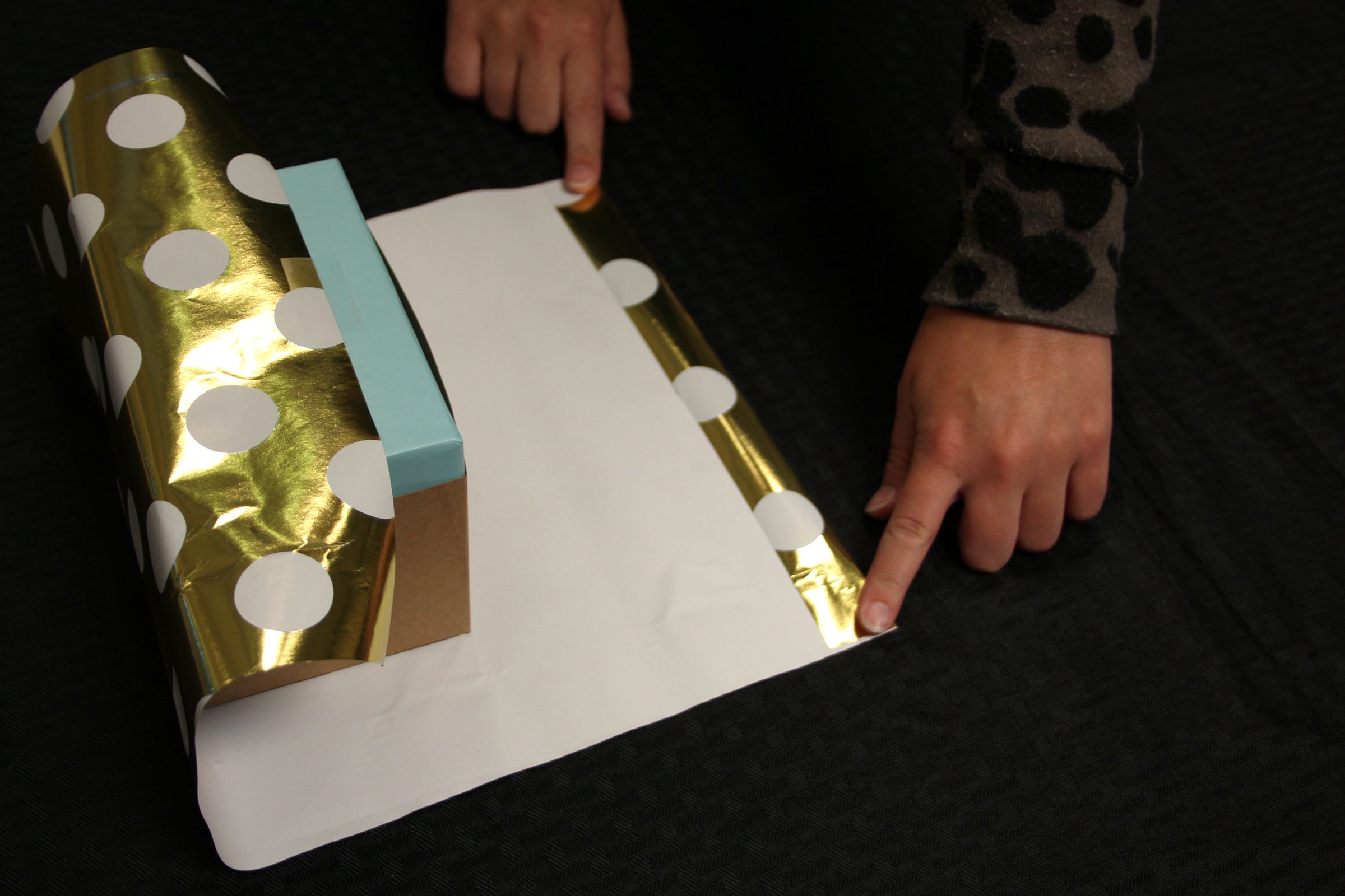 How to Wrap a Box Present : 10 Steps (with Pictures) - Instructables