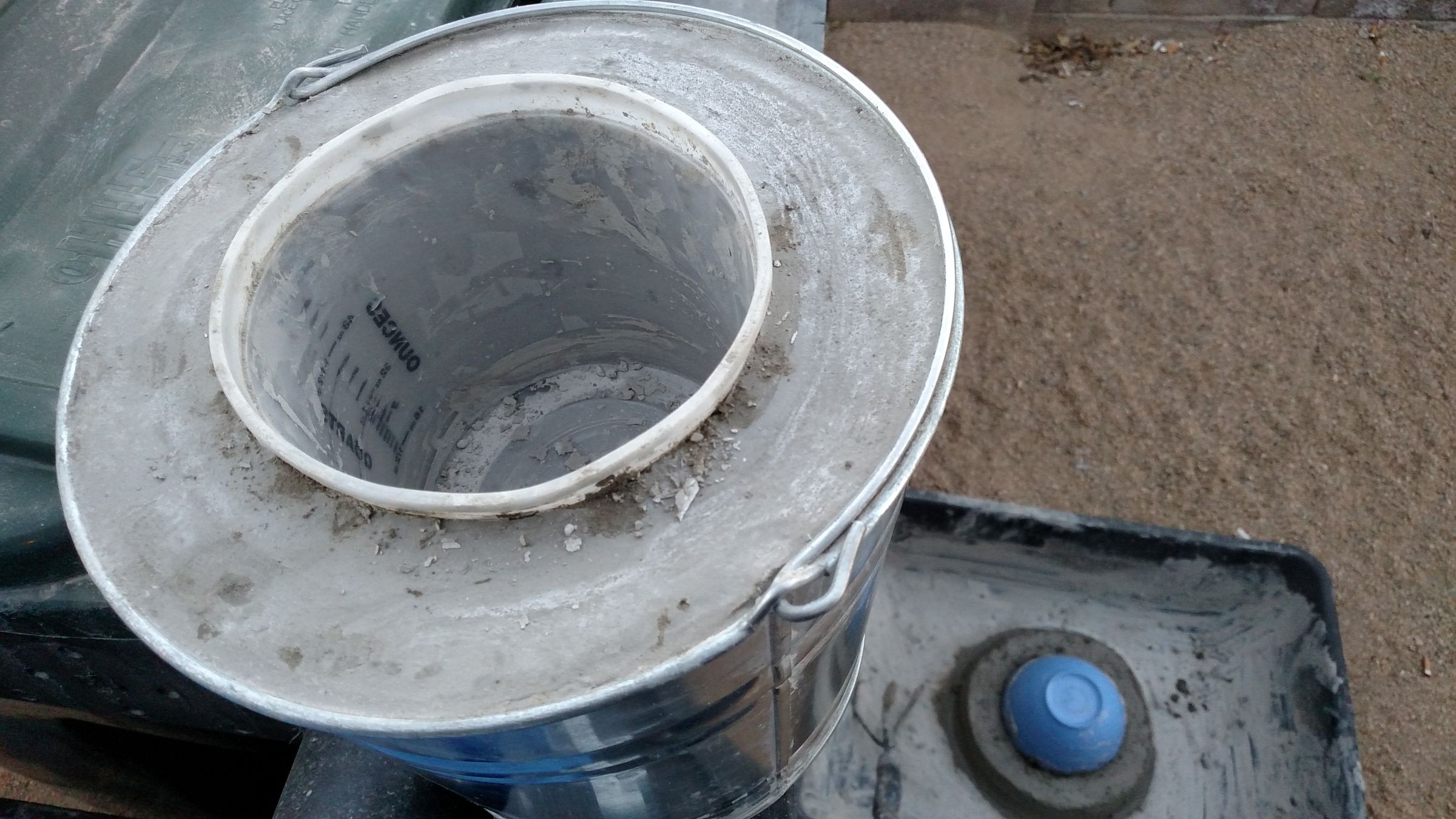 The Mini Steel Bucket Foundry. : 4 Steps (with Pictures) - Instructables