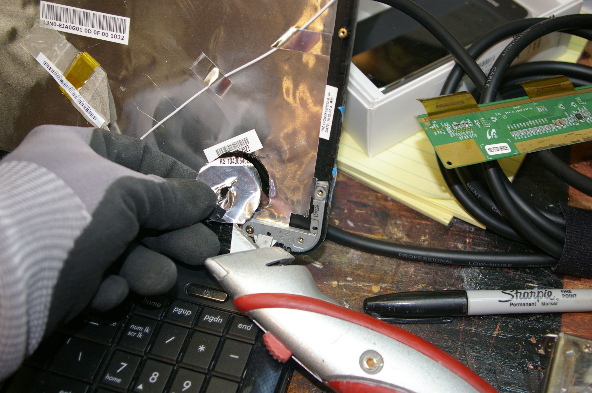 Convert a Laptop With a Broken Screen Into a Quiet, Space Saving ...