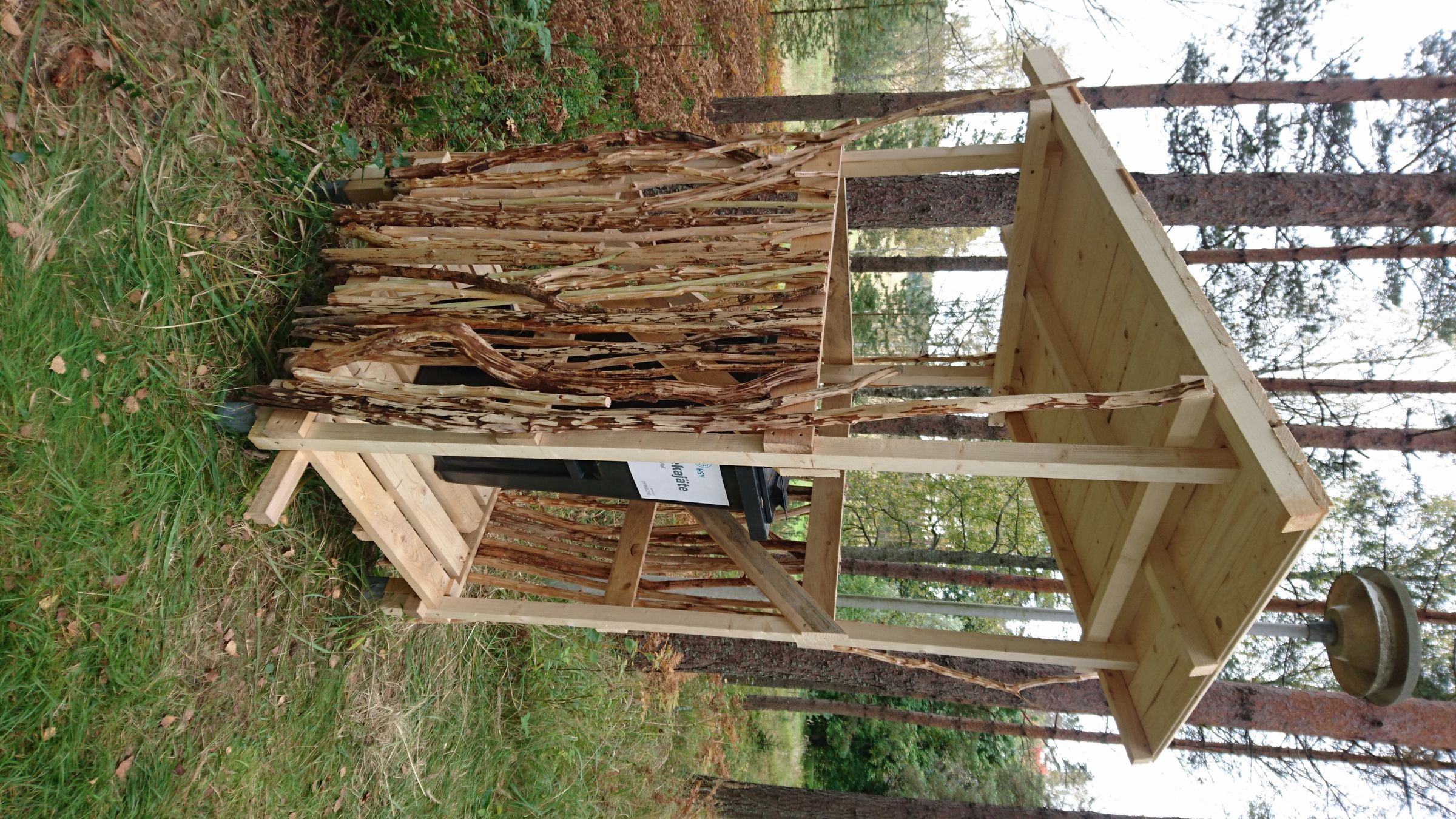 Natural Style Garbage Shelter : 9 Steps (with Pictures) - Instructables