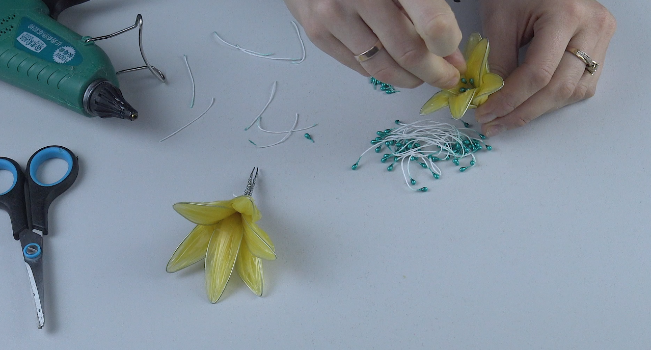 DIY Recycled Plastic Flowers | Easy Plastic Bag Crafts : 5 Steps (with ...
