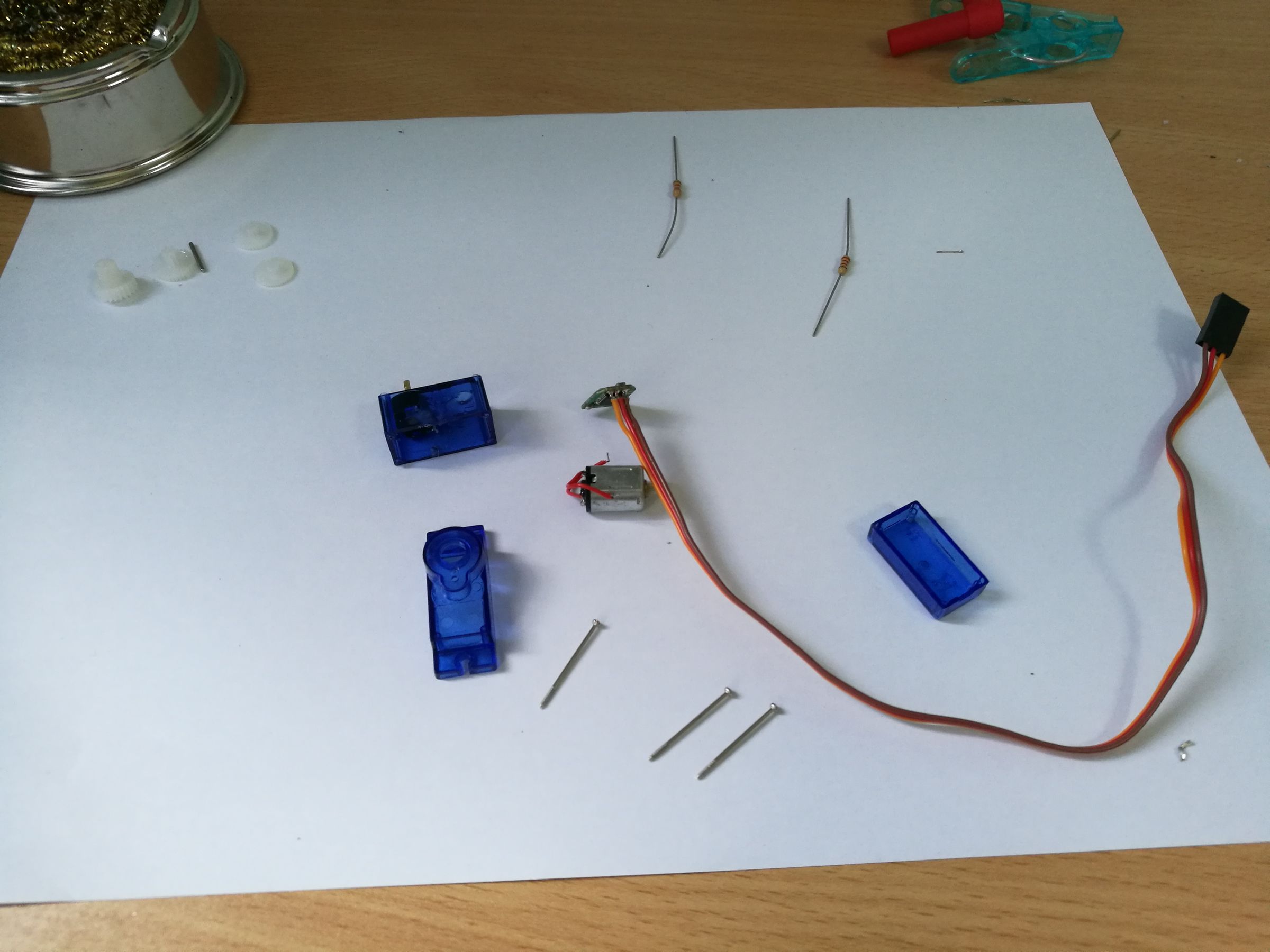 How to Modify a Micro Servo Motor (SG90) for Continuous Rotation : 6 ...