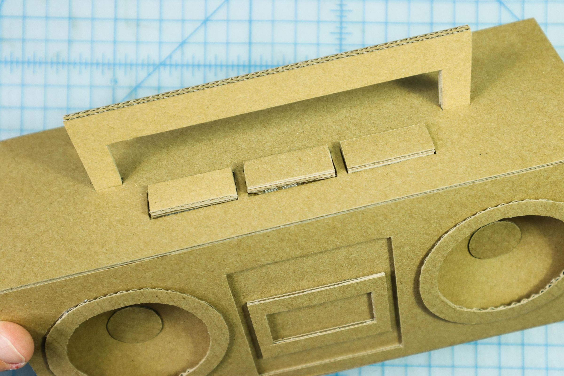 MP3 Playing 90's BoomBox : 18 Steps (with Pictures) - Instructables